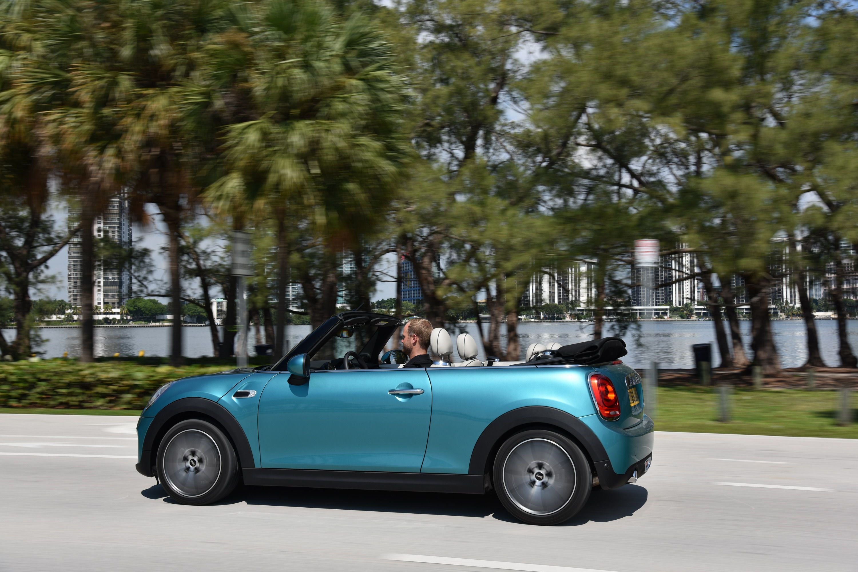 2016 Mini Convertible Unveiled