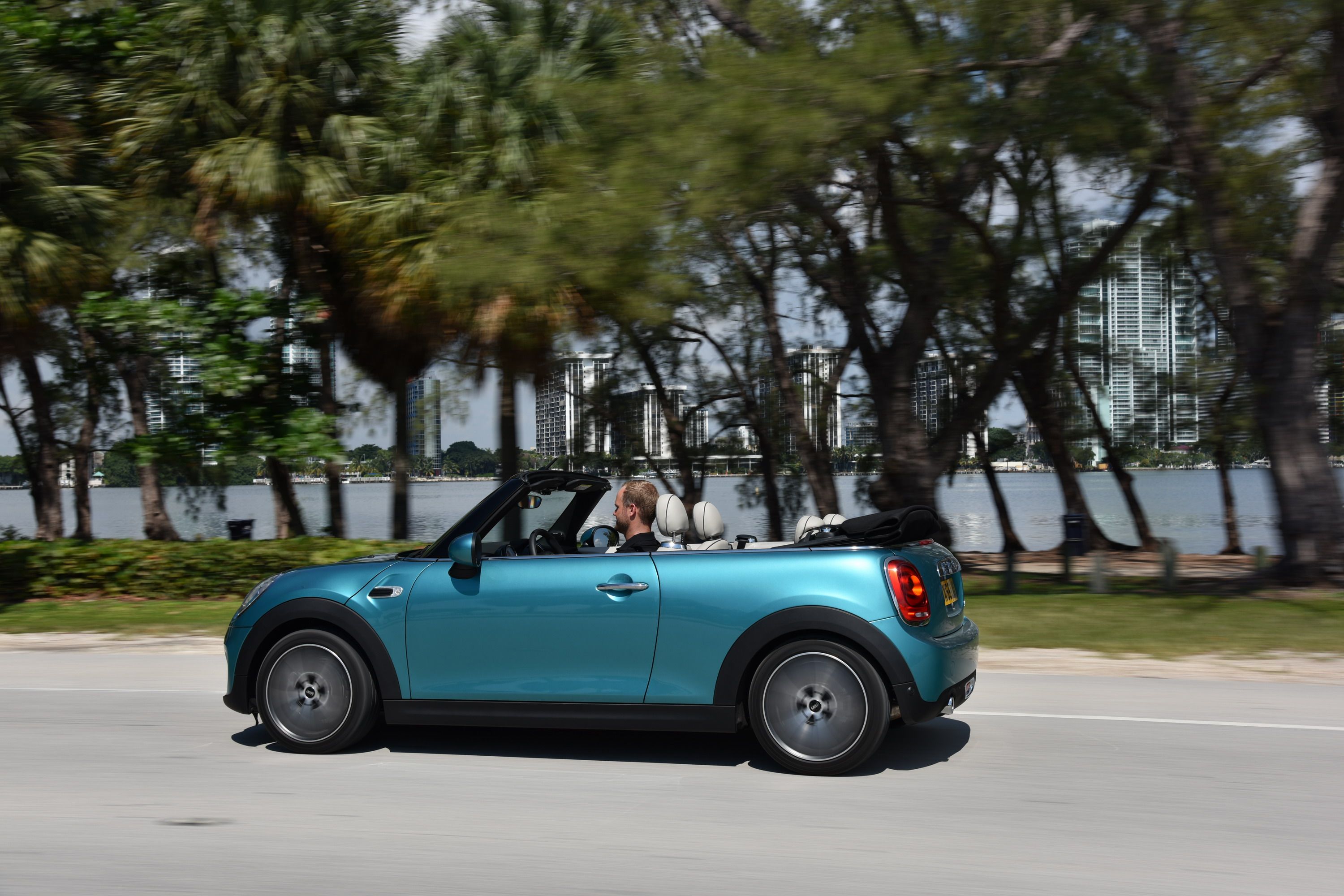 2016 Mini Convertible Unveiled