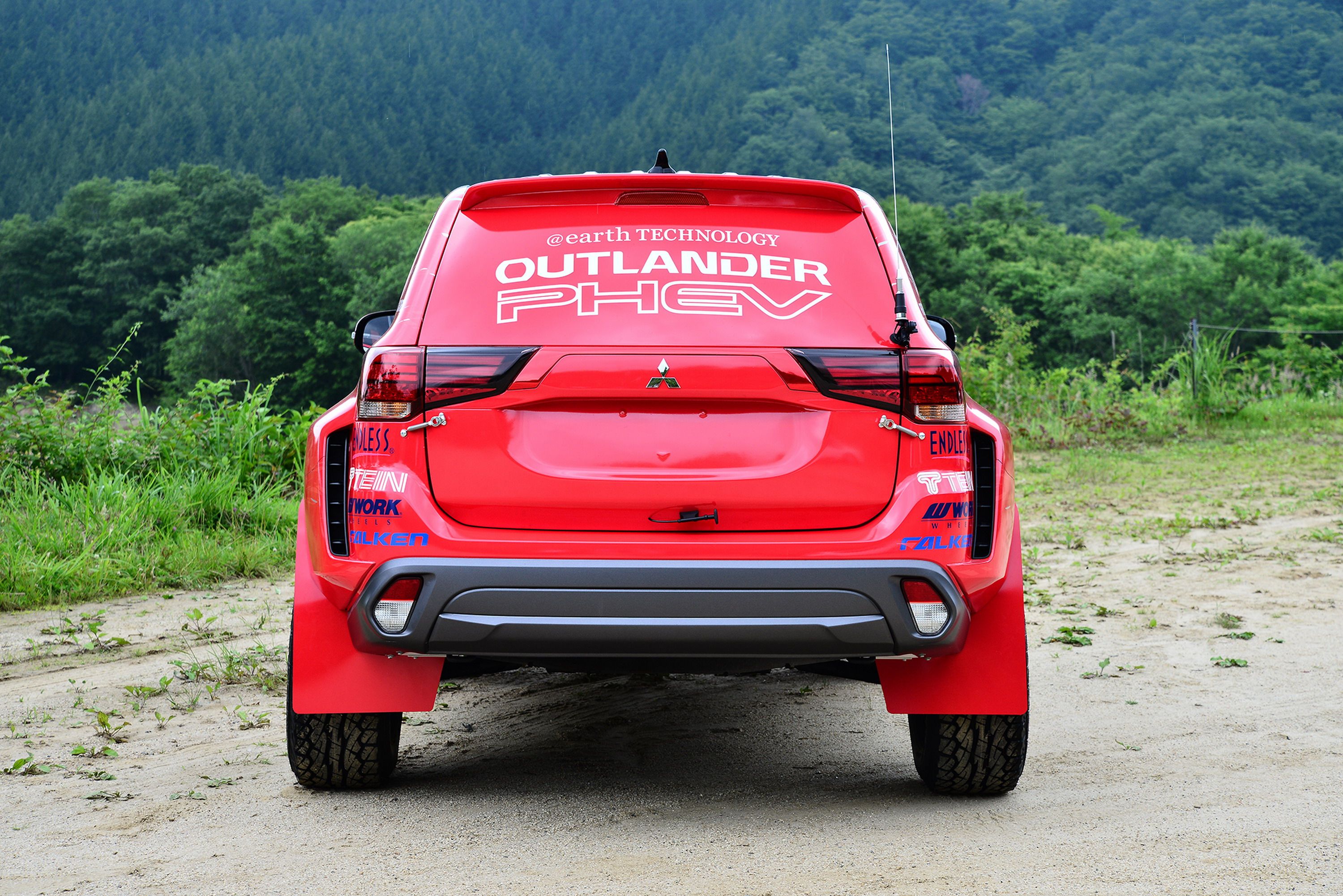 2016 Mitsubishi Outlander PHEV Baja Race Car