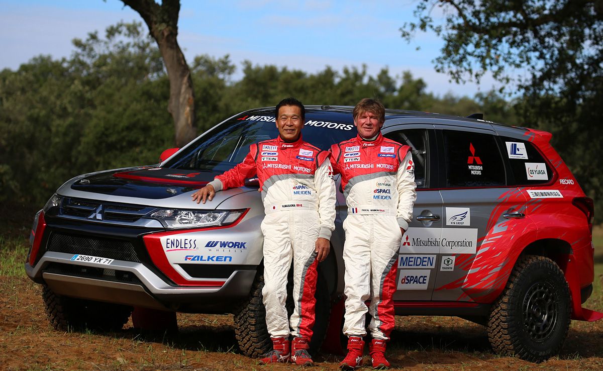 2016 Mitsubishi Outlander PHEV Baja Race Car