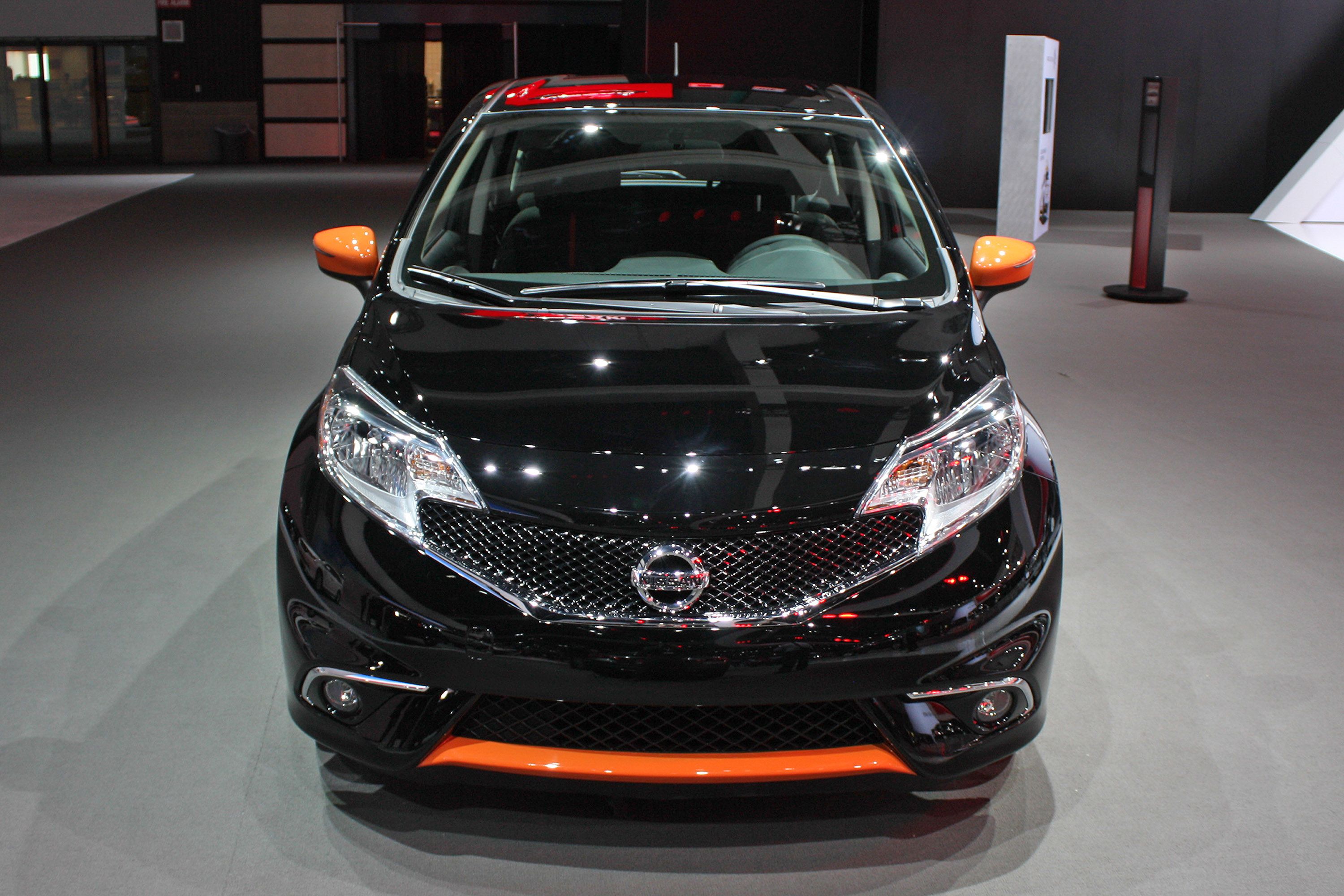 2016 Nissan Versa Note Color Studio