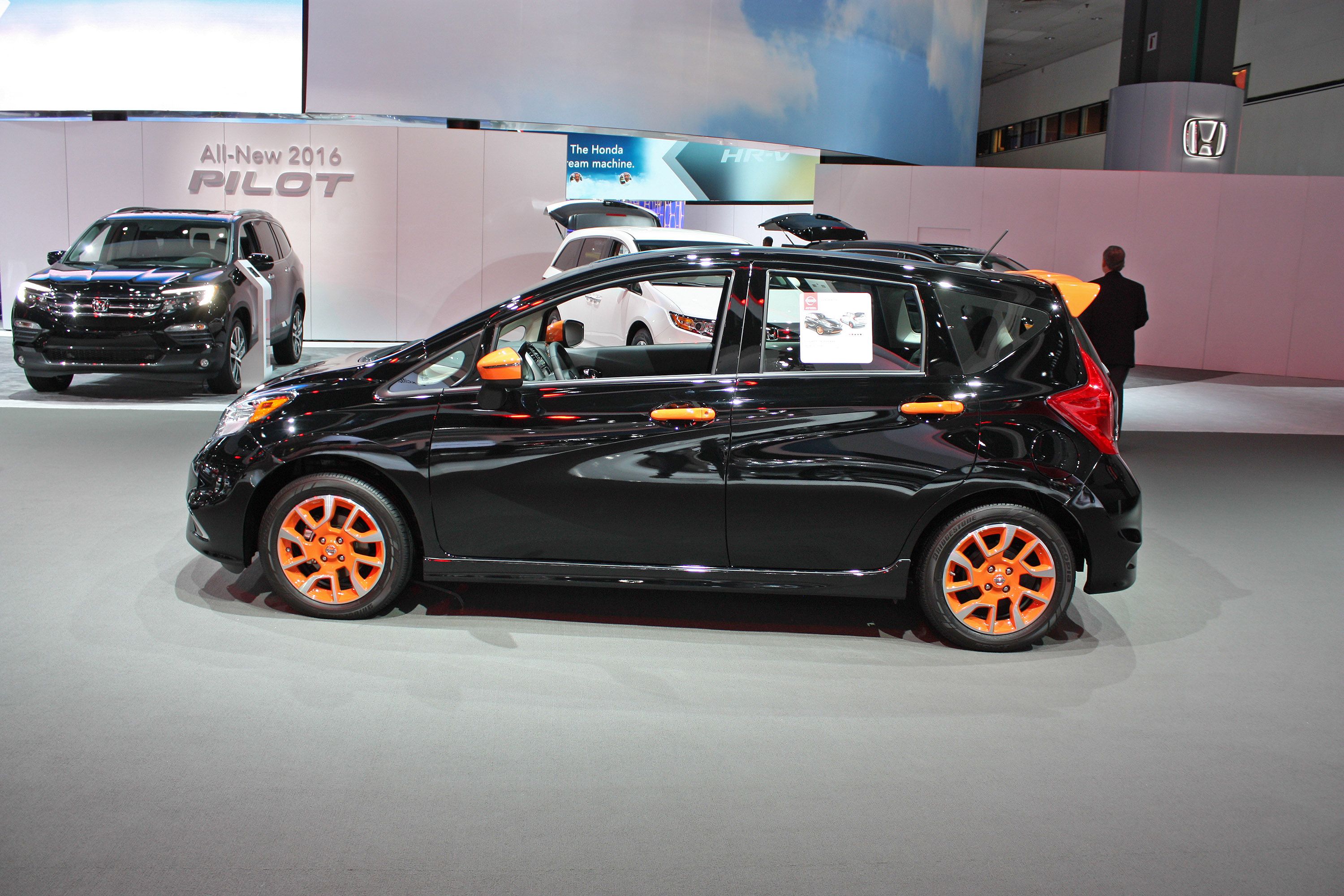 2016 Nissan Versa Note Color Studio