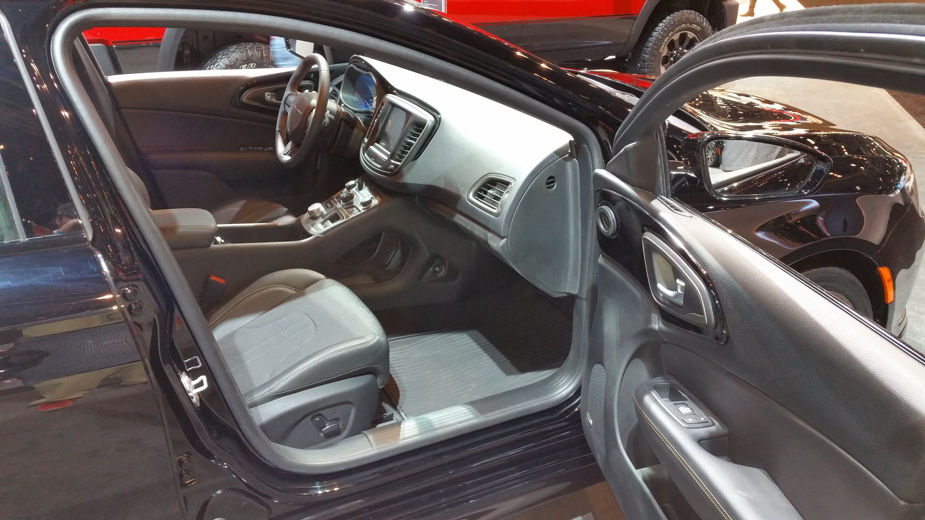 2016 Chrysler 200S Alloy Edition