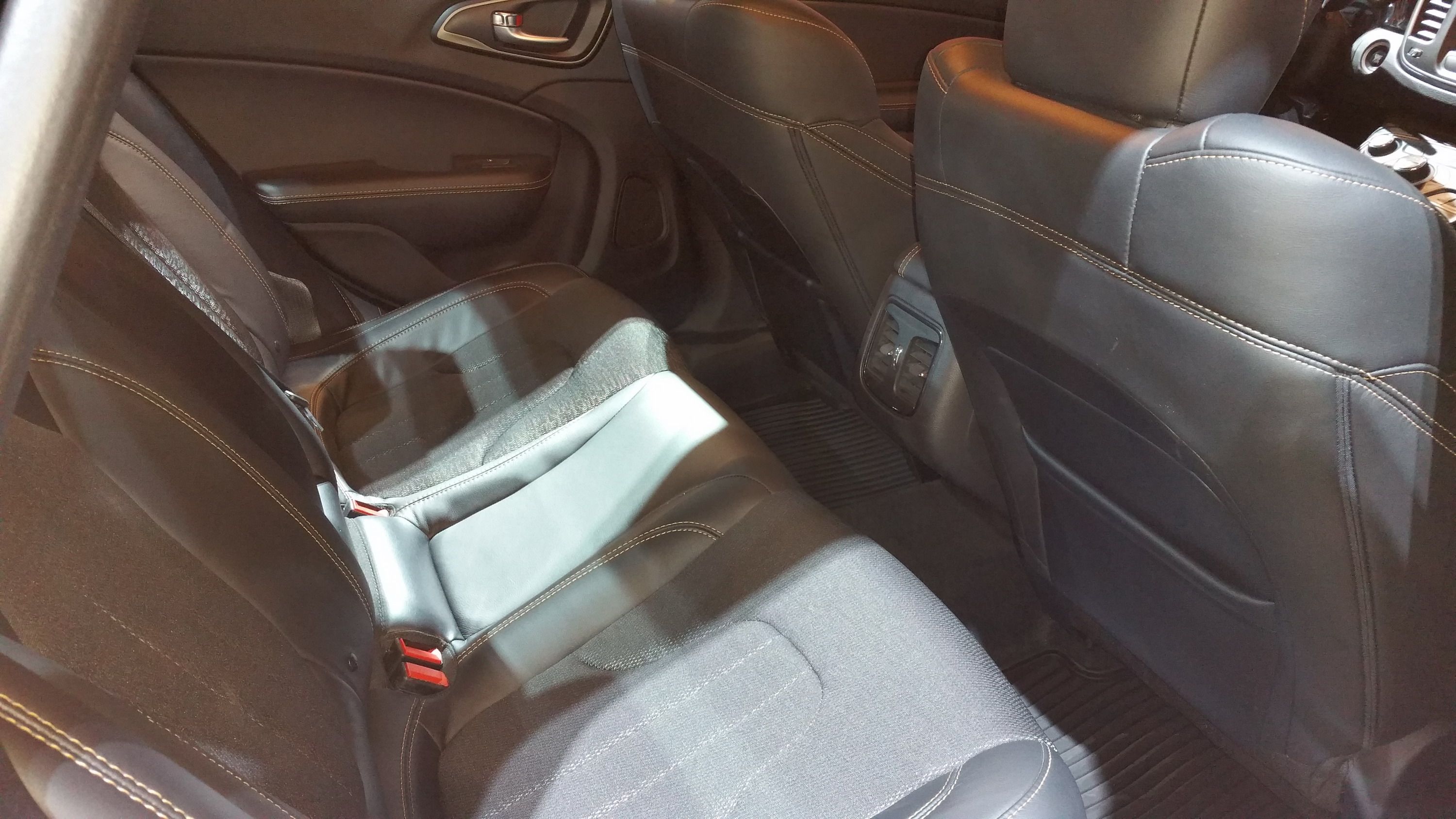2016 Chrysler 200S Alloy Edition