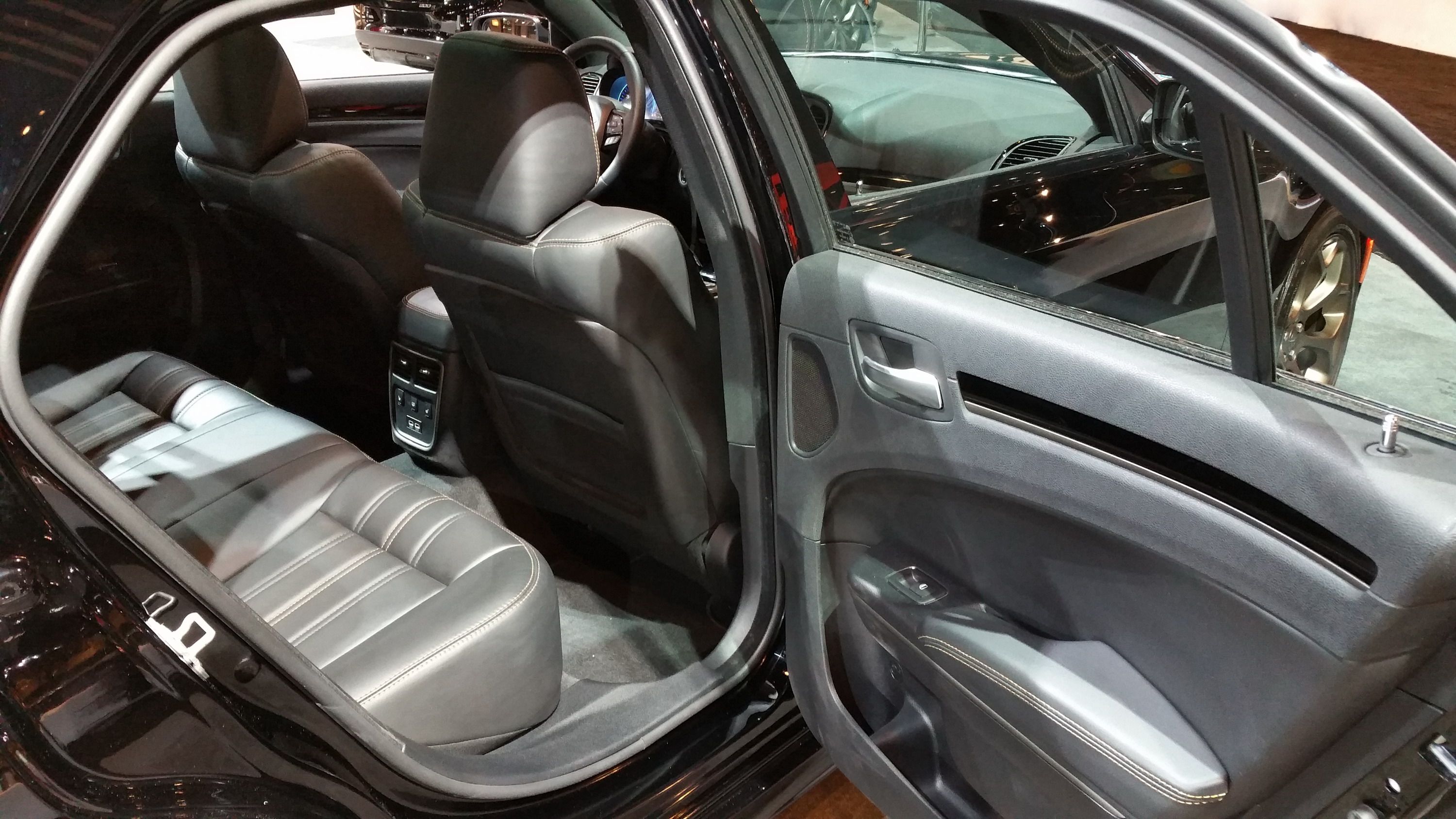 2016 Chrysler 300S Alloy Edition