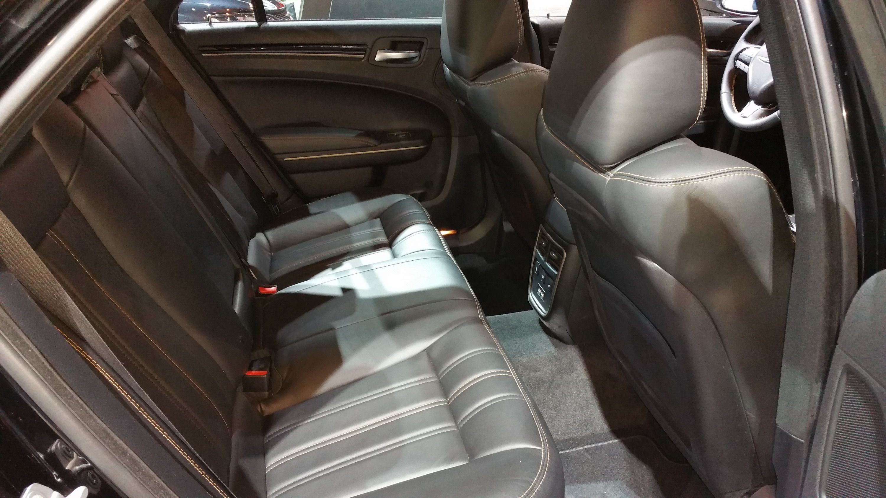 2016 Chrysler 300S Alloy Edition