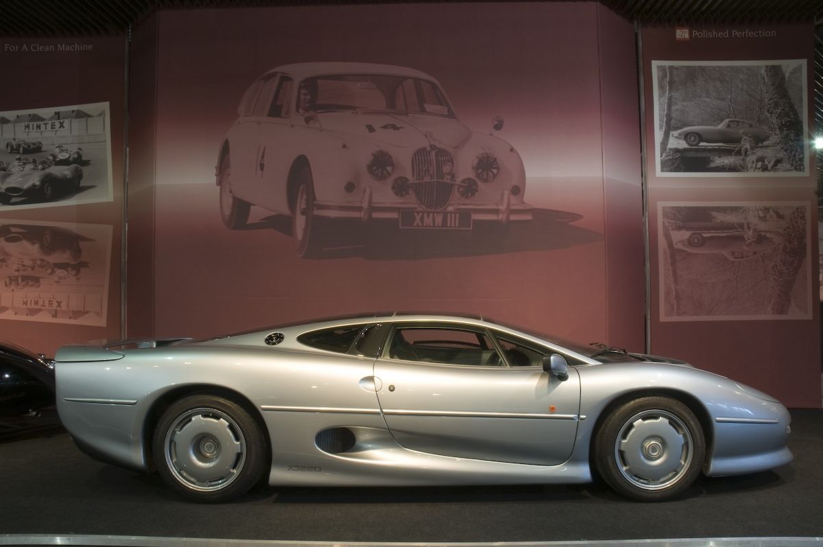 1992 - 1994 Jaguar XJ 220