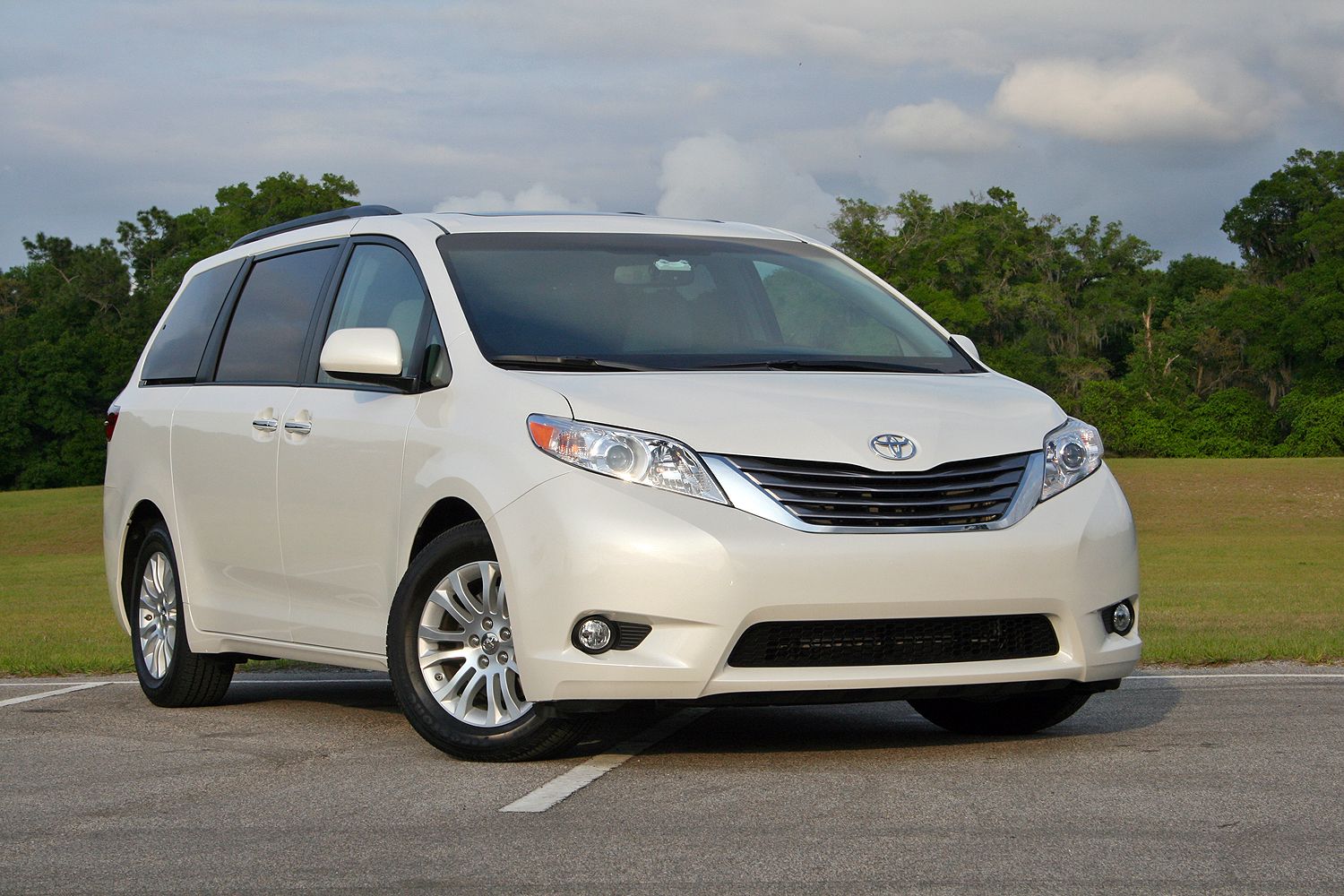 2016 Toyota Sienna – Driven
