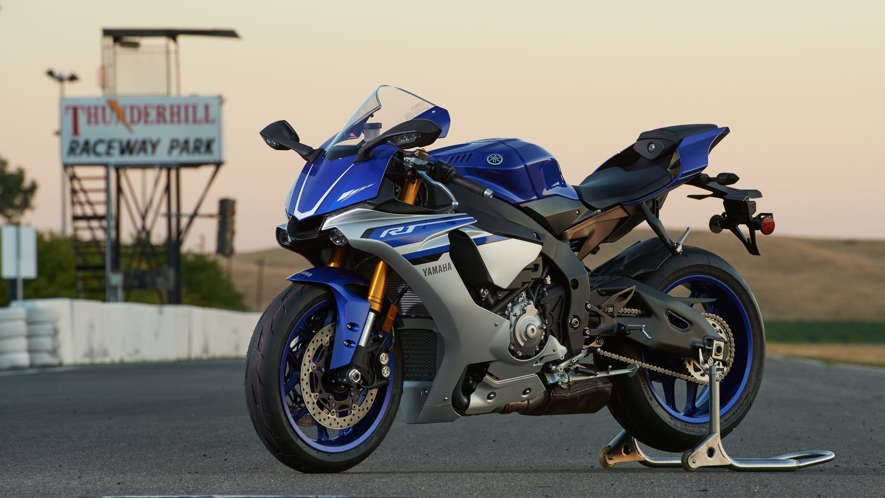 2016 - 2017 Yamaha YZF-R1 / YZF-R1S / YZF-R1M