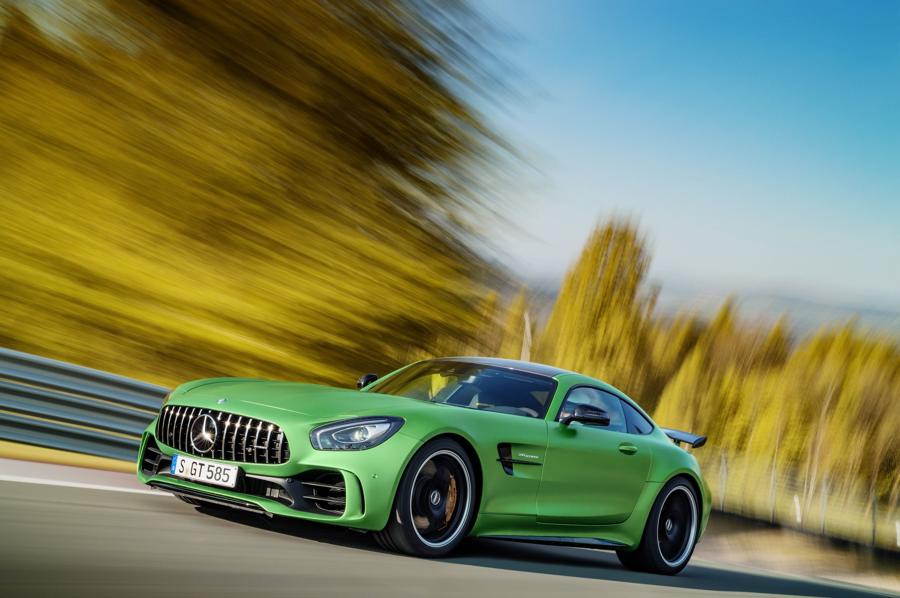 Everything You Need To Know About The Mercedes AMG GT everything-you-need-to-know-about-the-mercedes-amg-gt