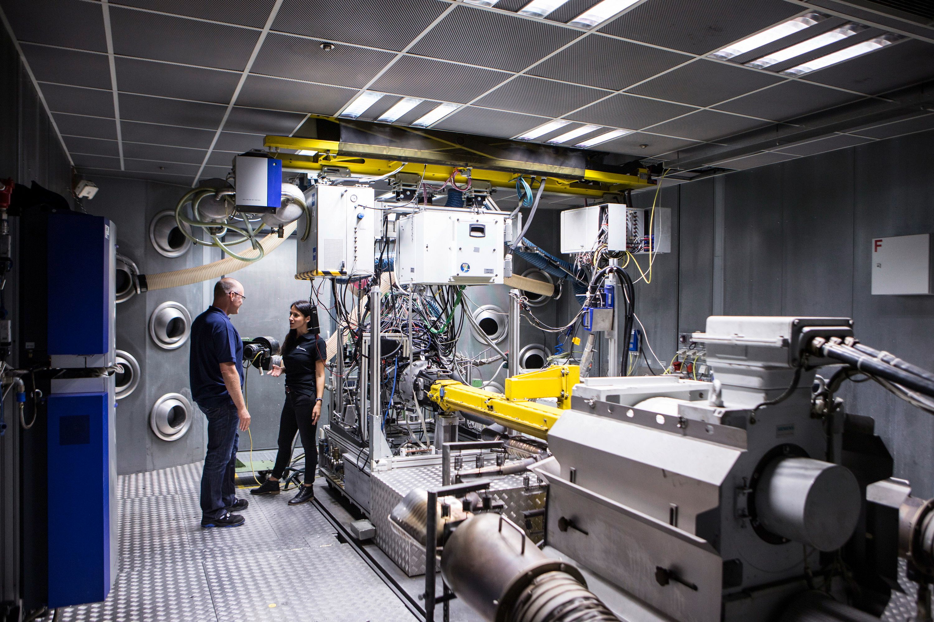 Mercedes Announces Four New Engines for 2017