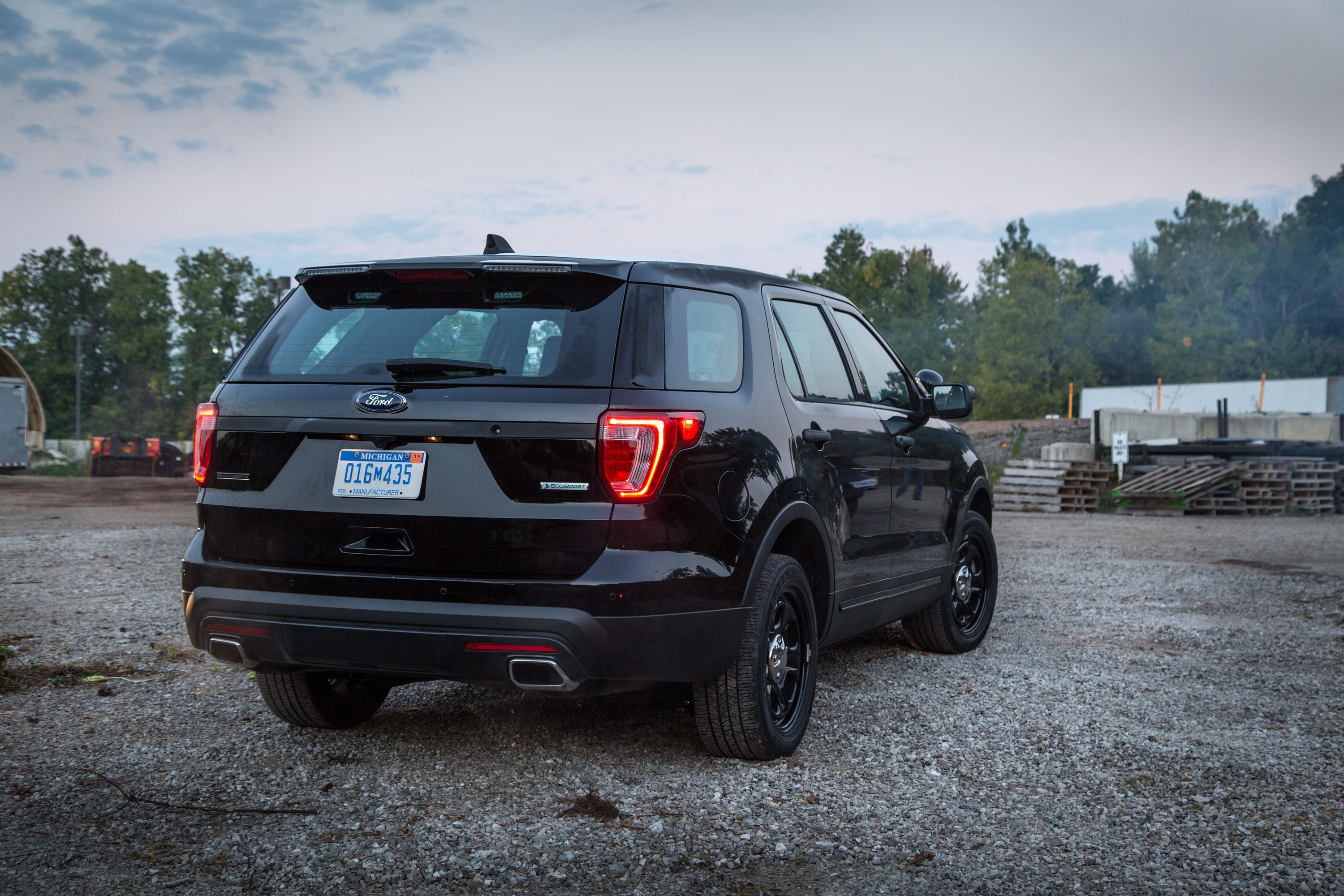Ford Police Interceptor Utility Gets New Rear Spoiler Traffic Warning ...