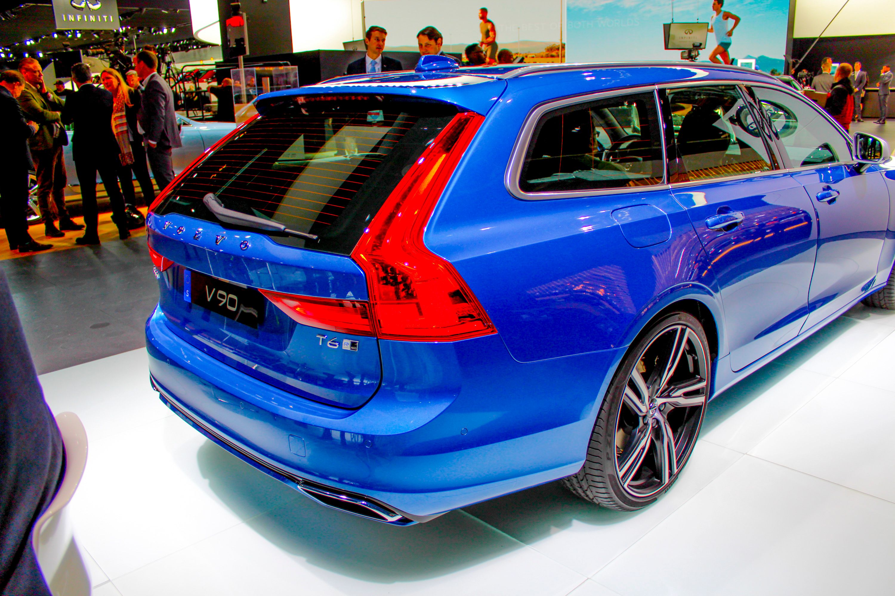 2017 Volvo V90 R-Design