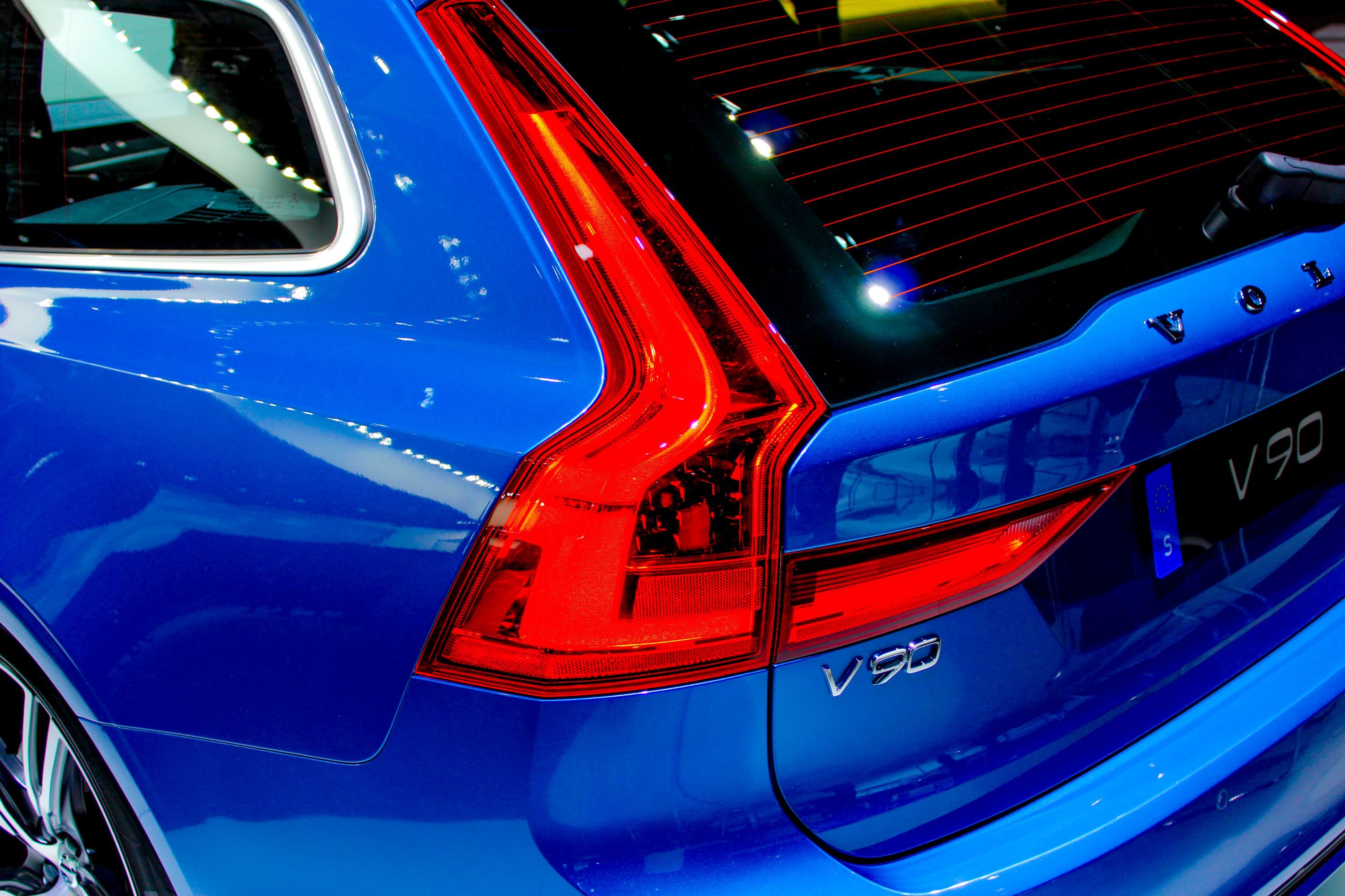 2017 Volvo V90 R-Design