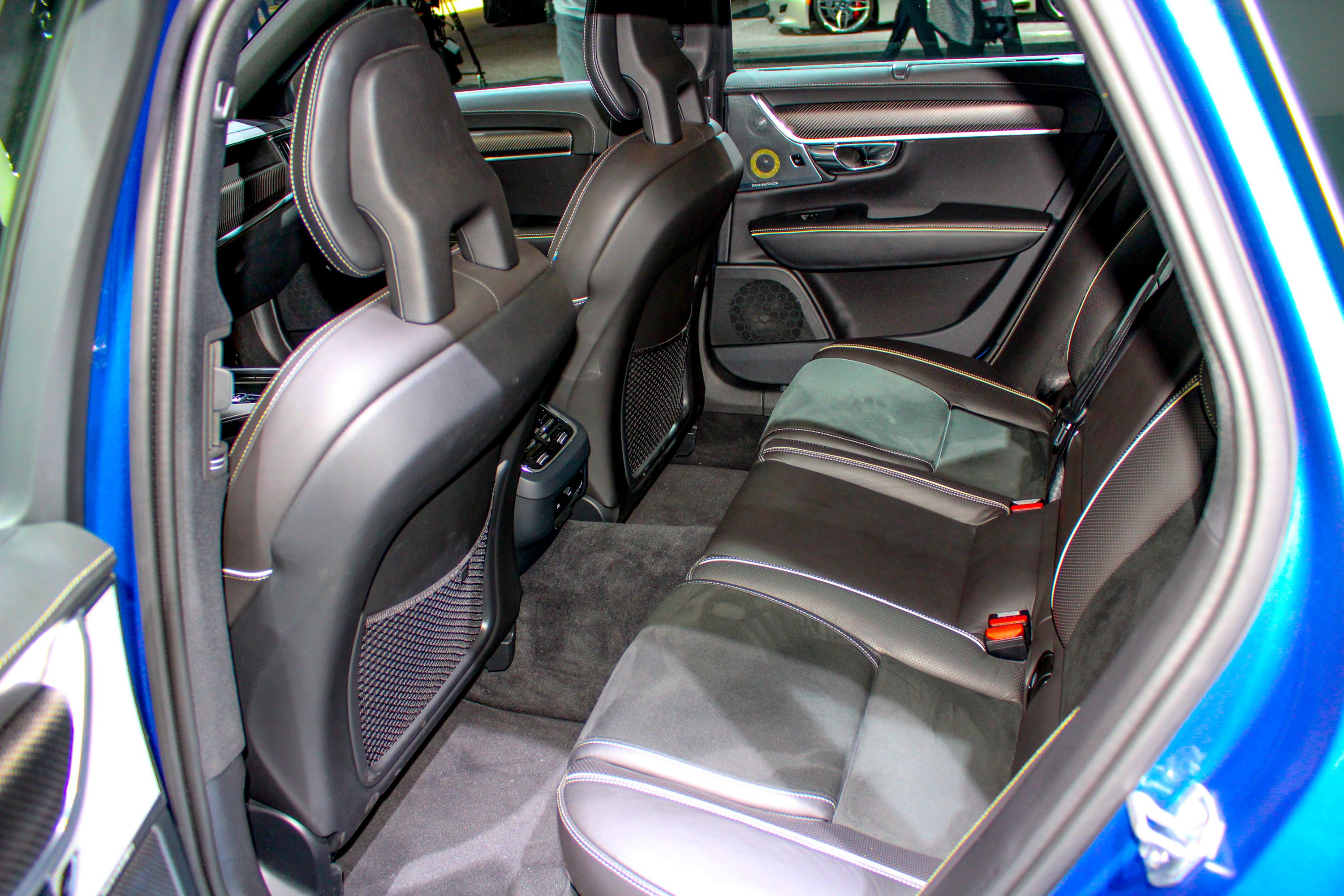 2017 Volvo V90 R-Design