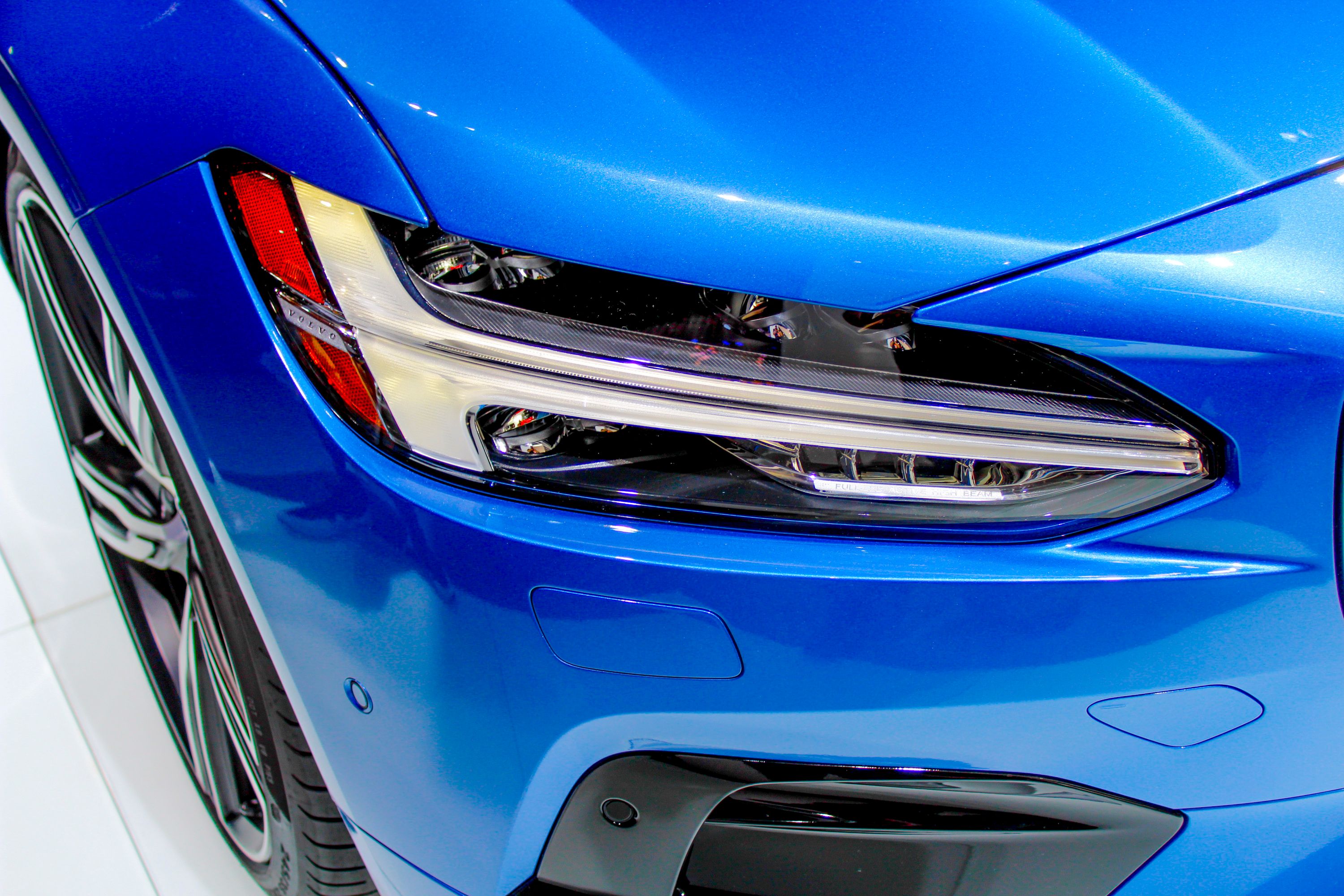 2017 Volvo V90 R-Design