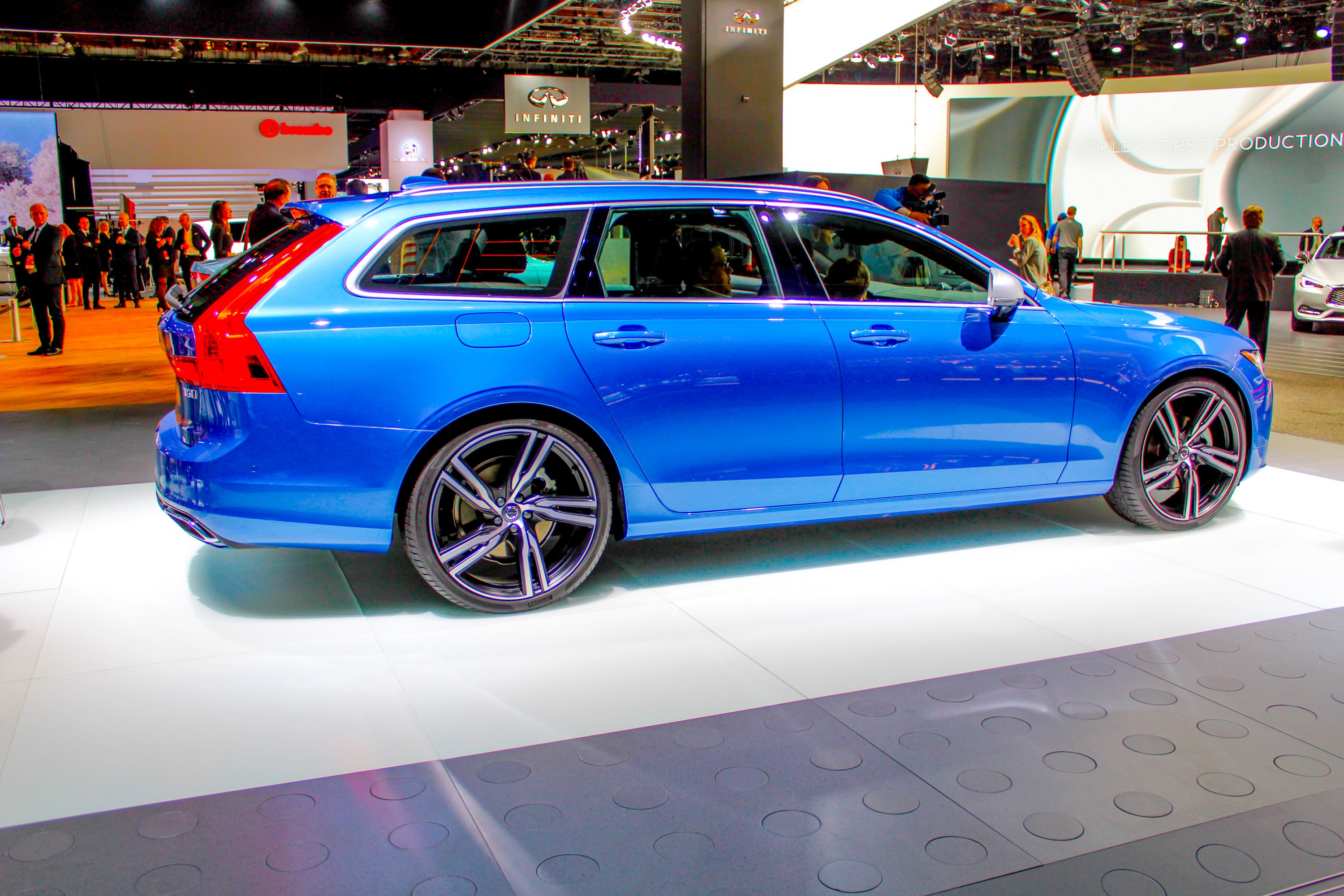 2017 Volvo V90 R-Design