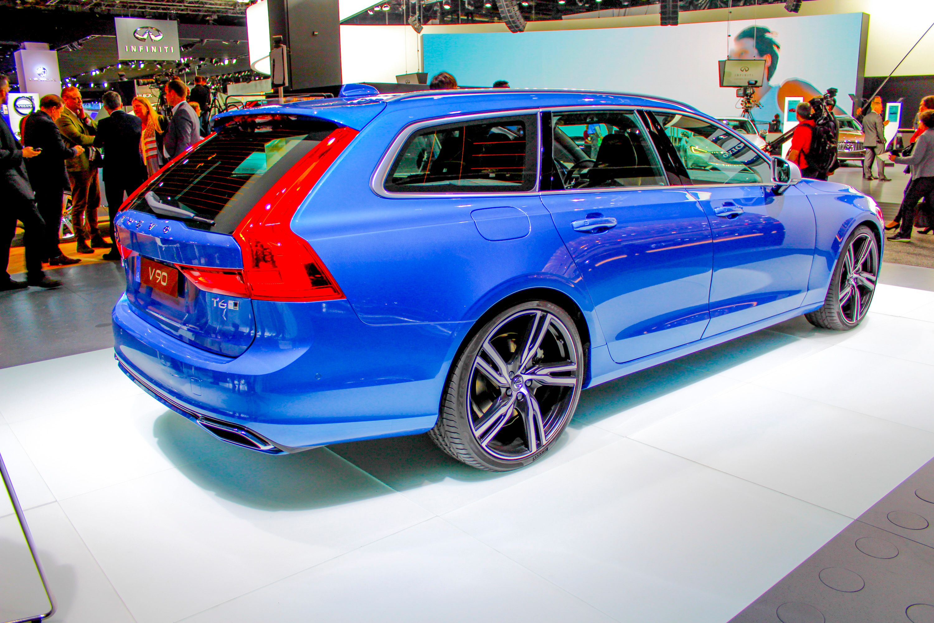 2017 Volvo V90 R-Design