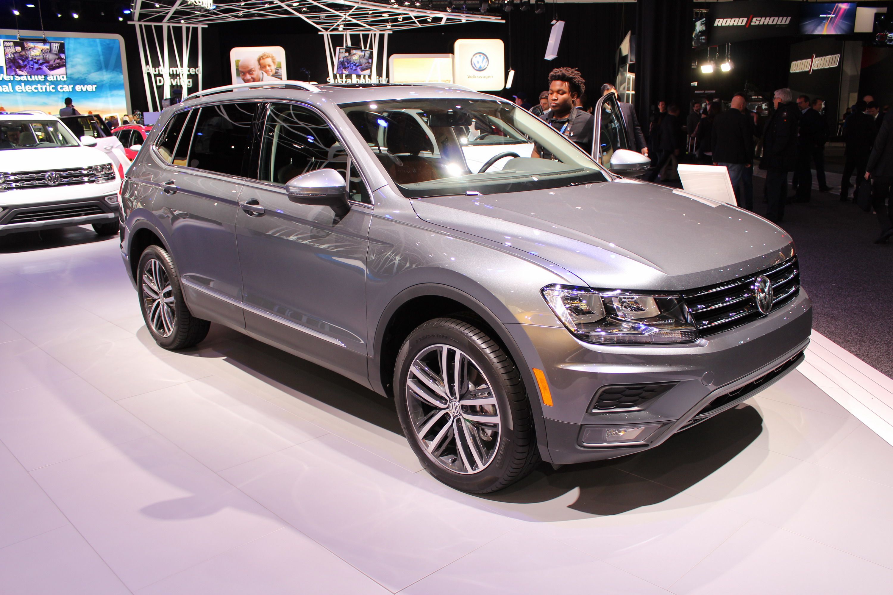 US Gets Longer Volkswagen Tiguan with Third-Row Seating Option