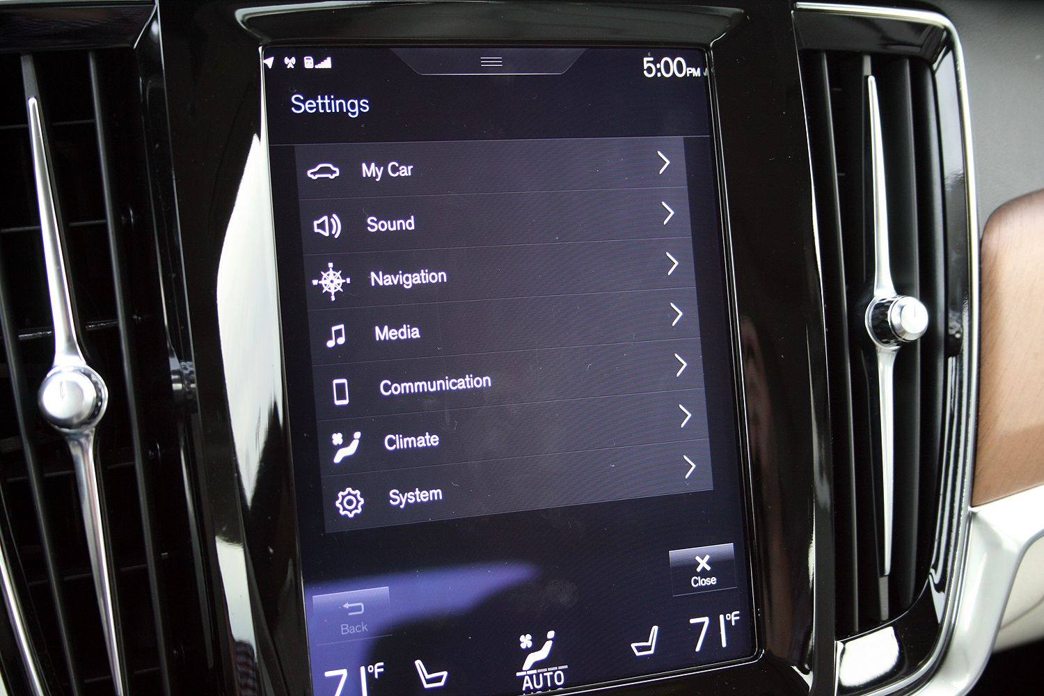 2017 Volvo S90 Inscription – Driven