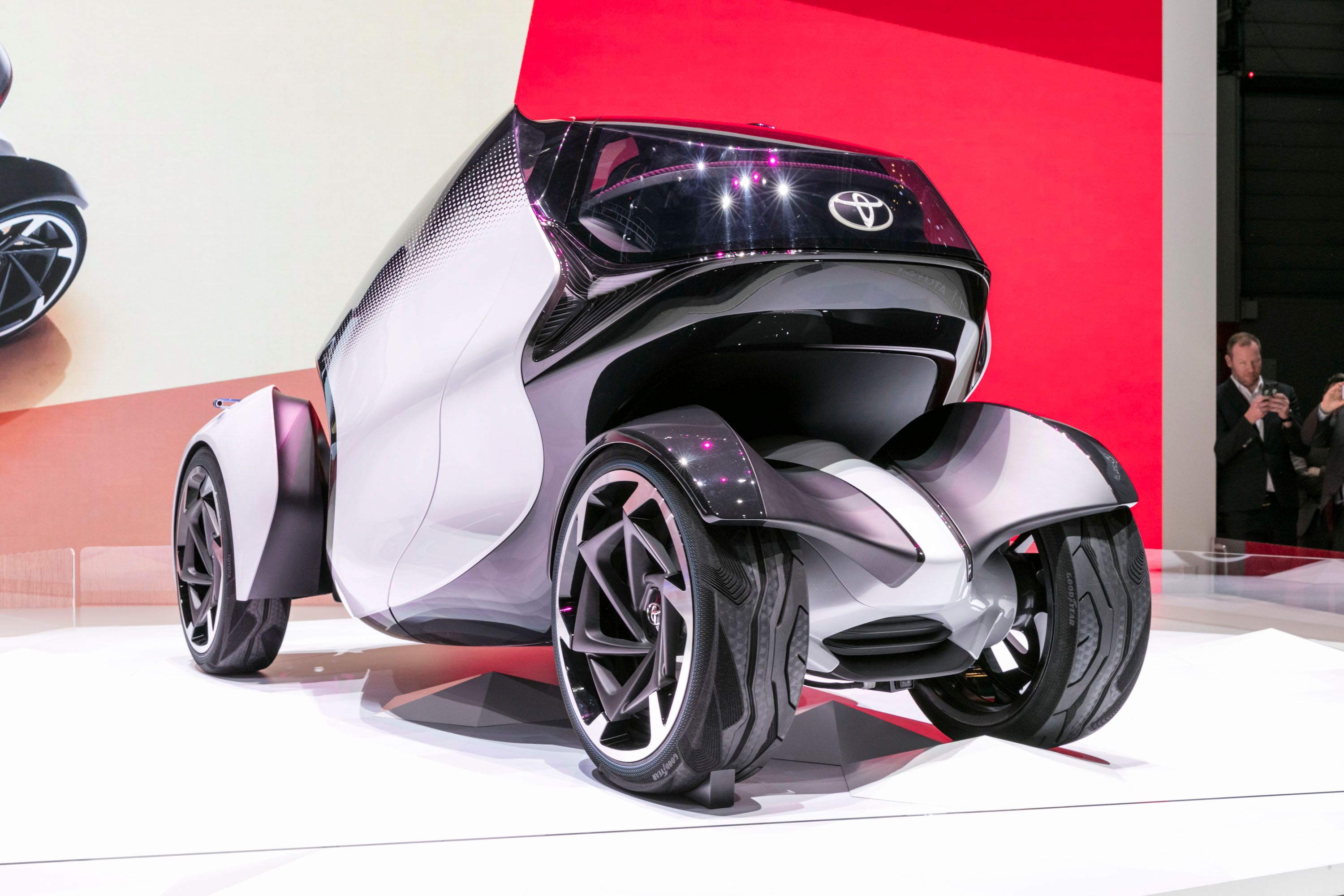 The Toyota i-TRIL Concept Is Like A Four-Wheeled Reliant Robin From 2030
