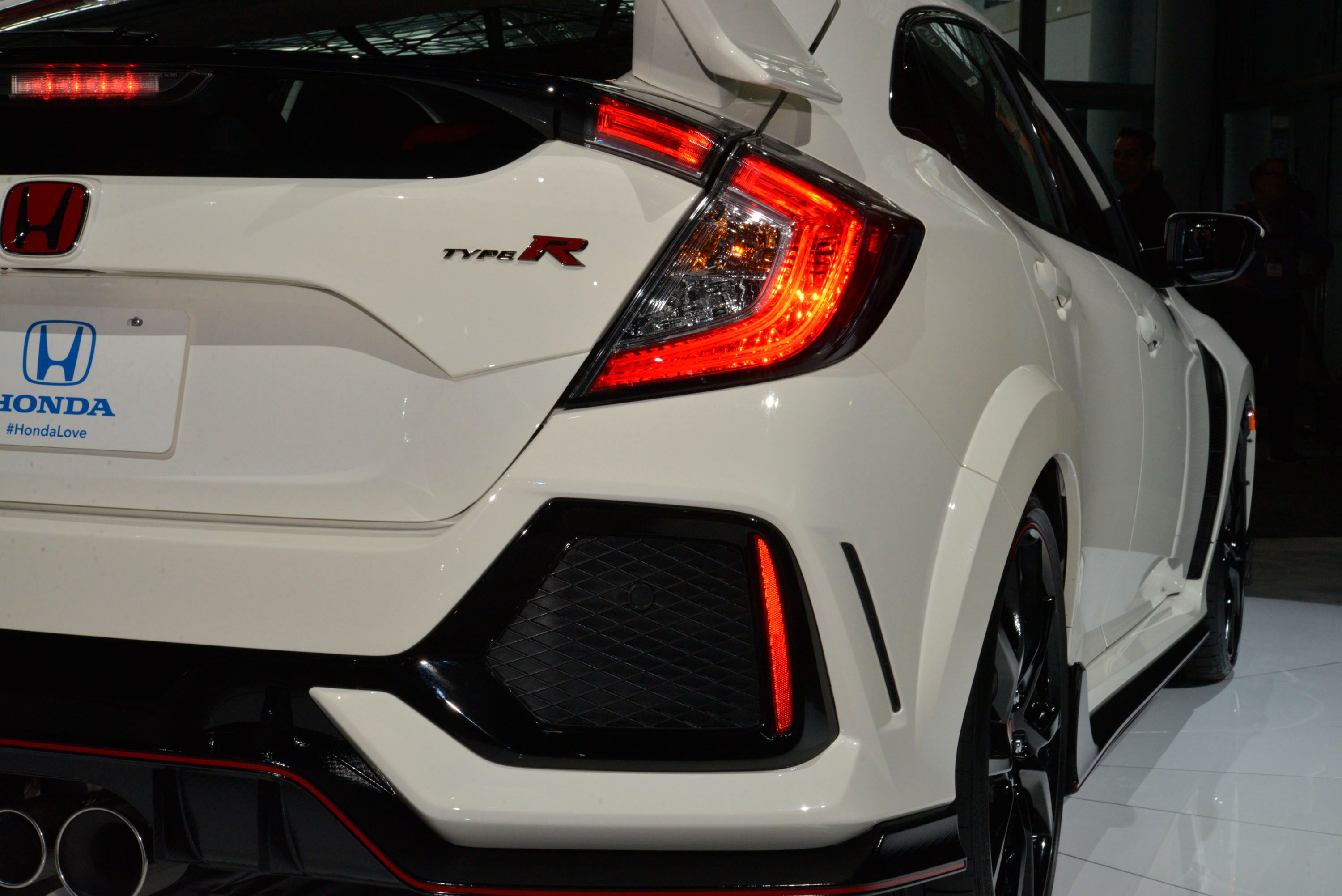 Honda Civic Type R Puts On White Suit, Comes to America