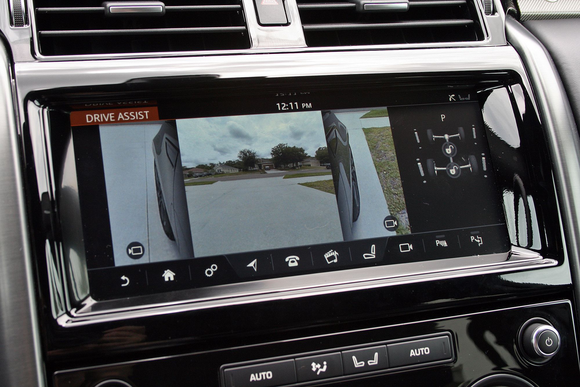 The Off-Road Tech that makes The 2017 Land Rover Discovery So Good