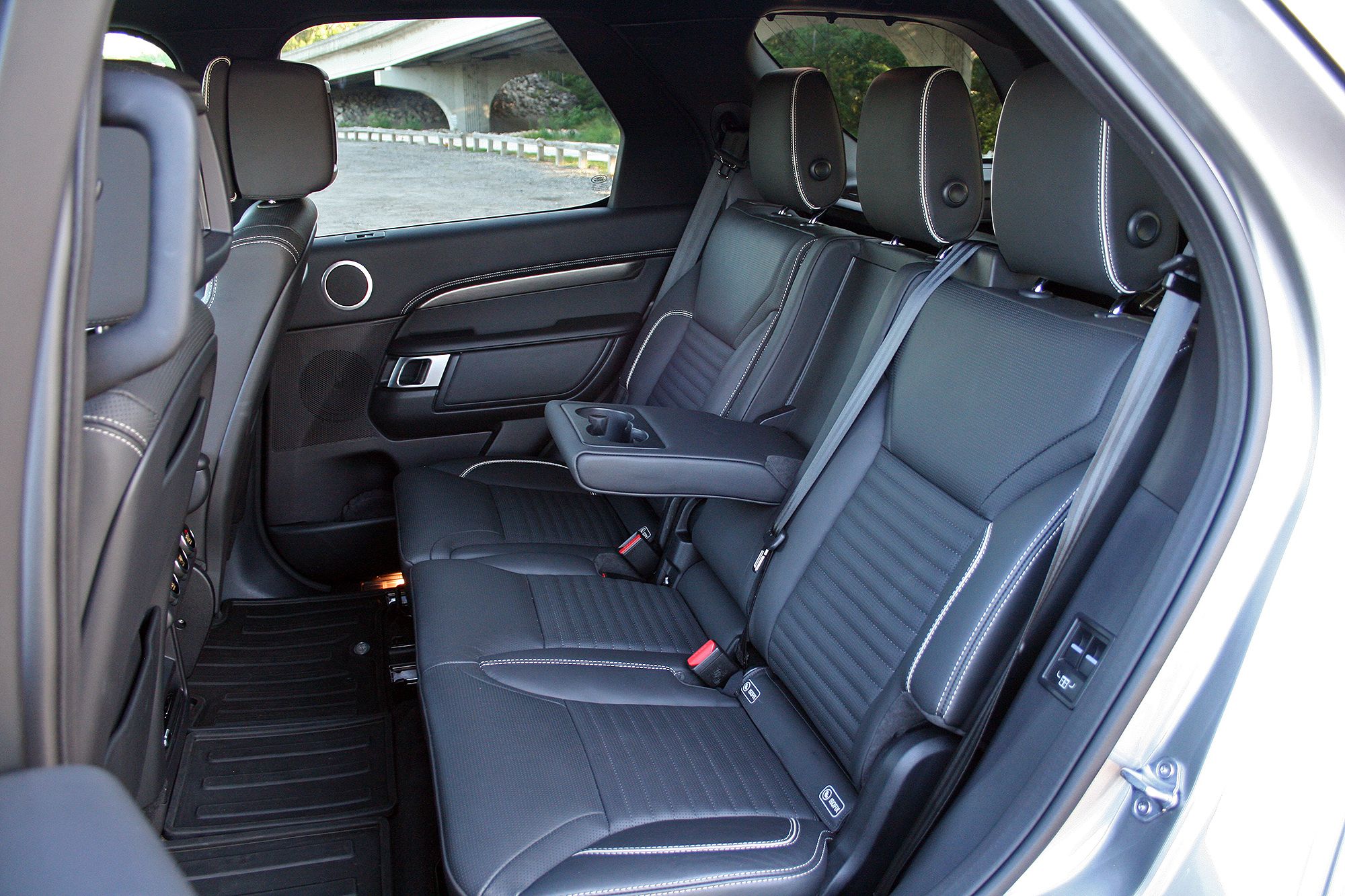 The Off-Road Tech that makes The 2017 Land Rover Discovery So Good