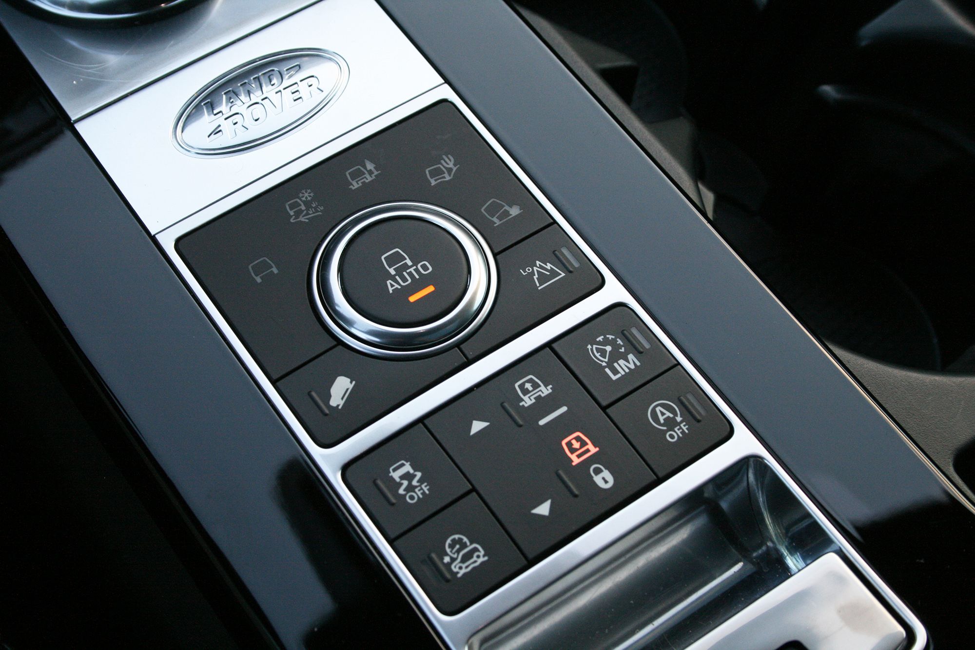 The Off-Road Tech that makes The 2017 Land Rover Discovery So Good