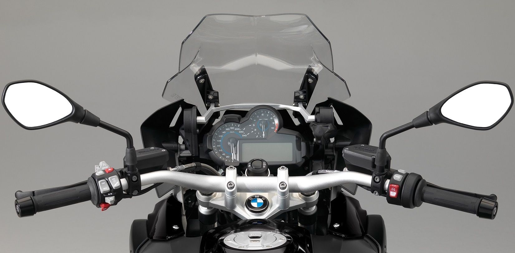 BMW Motorrad's instrument panel is getting an amazing new interface.