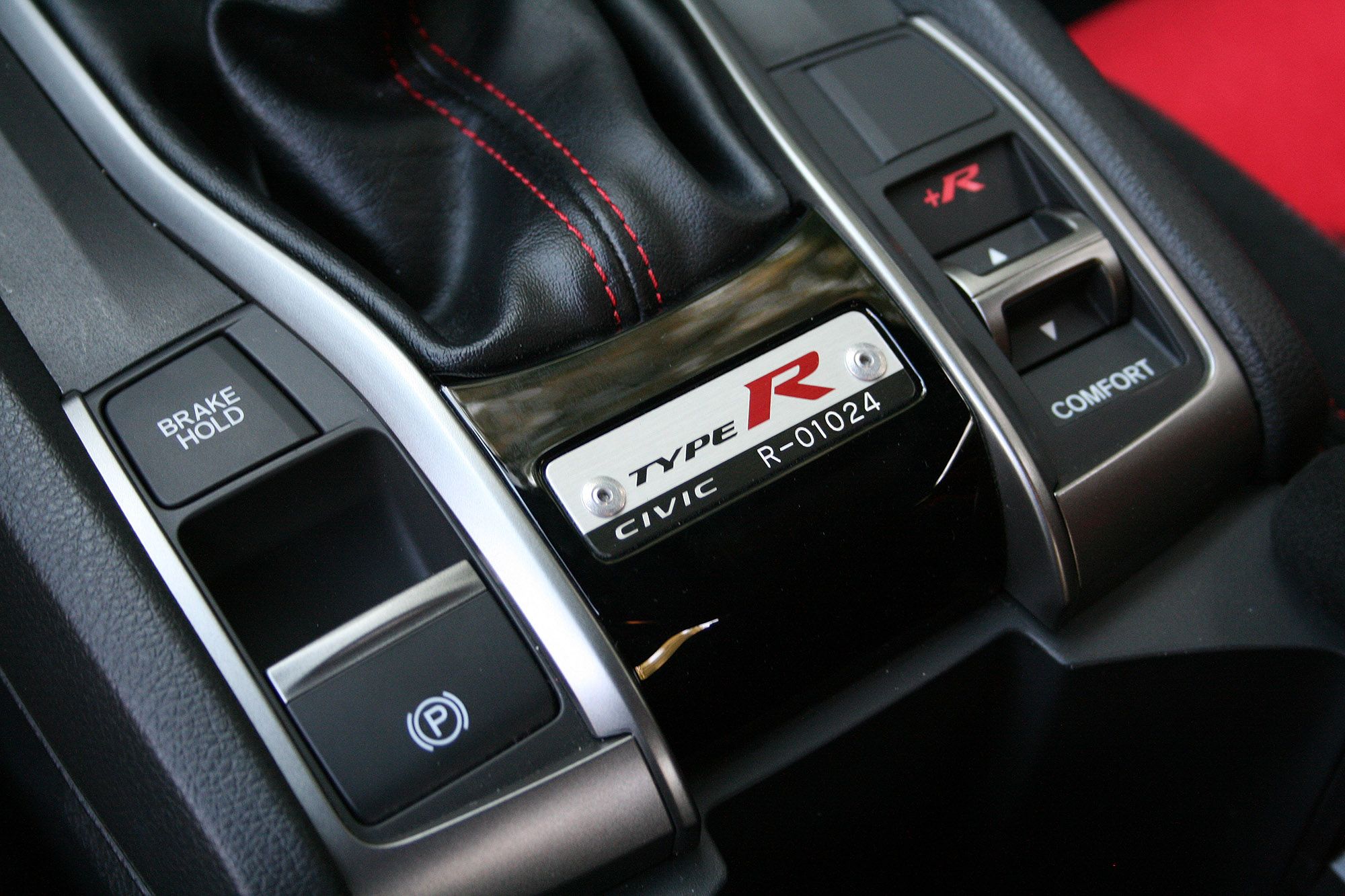 The Turbocharged Heart of the 2017 Honda Civic Type R