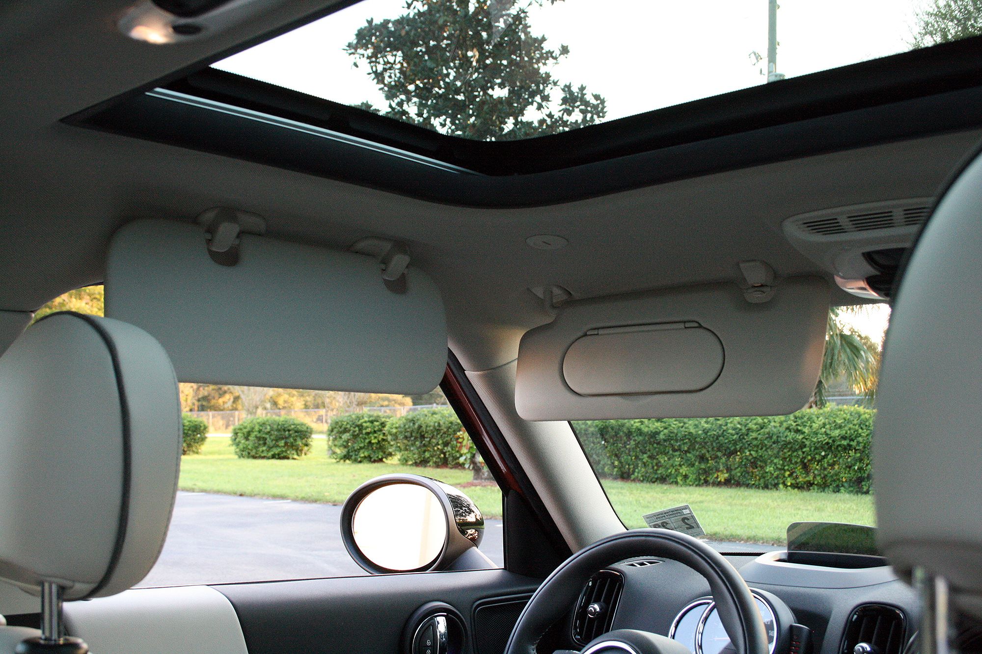 See How The 2017 Mini Cooper Countryman Drives