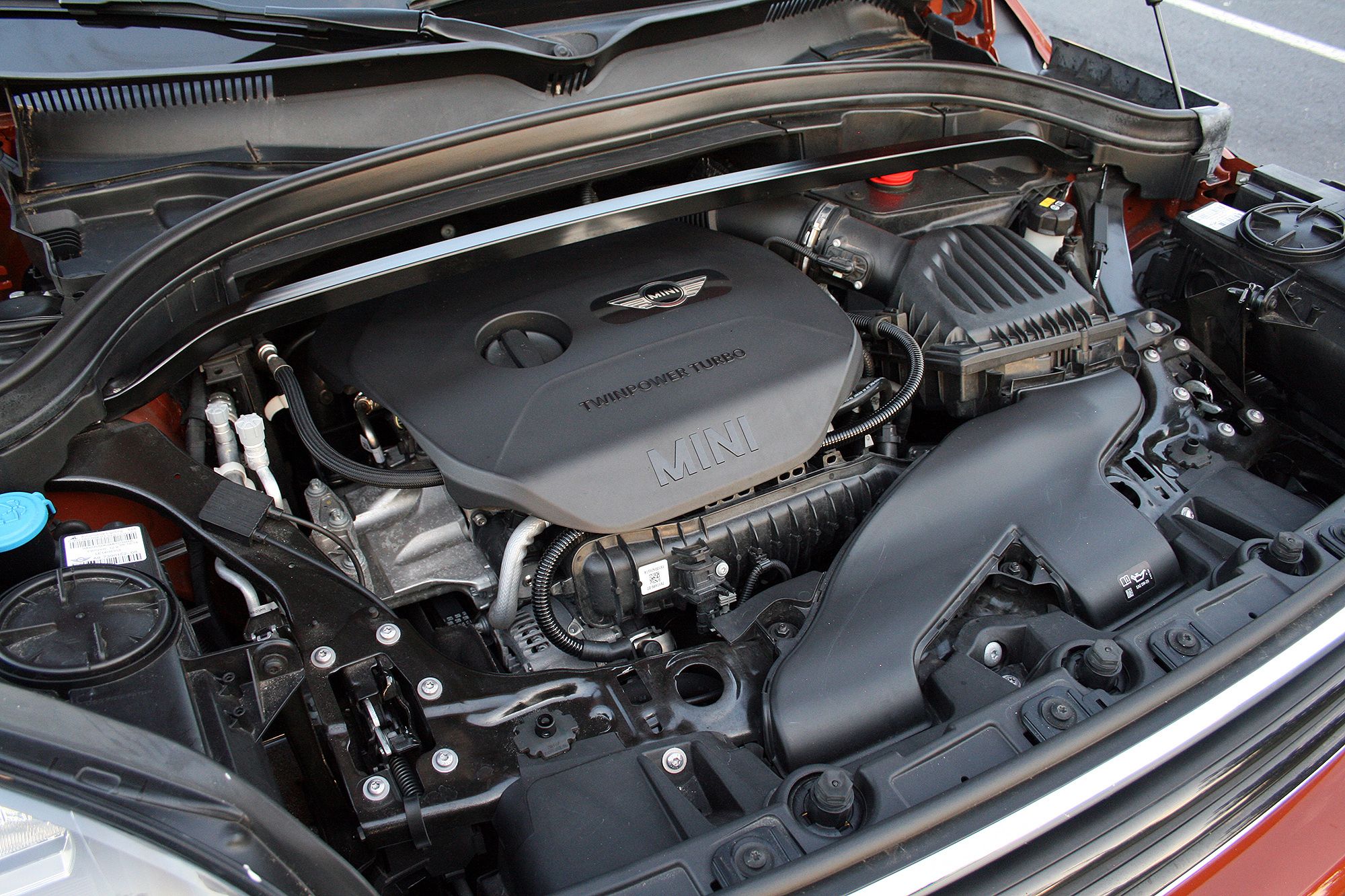 See How The 2017 Mini Cooper Countryman Drives