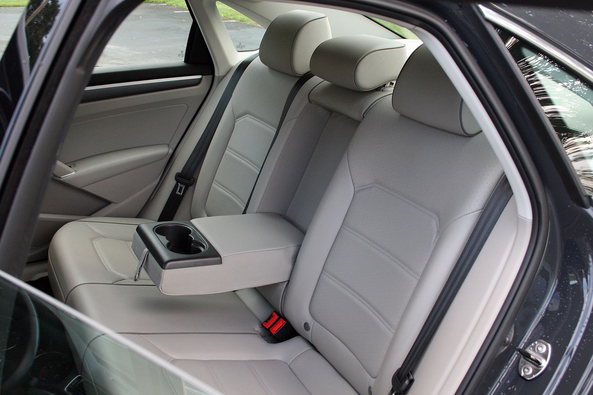 2017 Volkswagen Passat R-Line – Driven