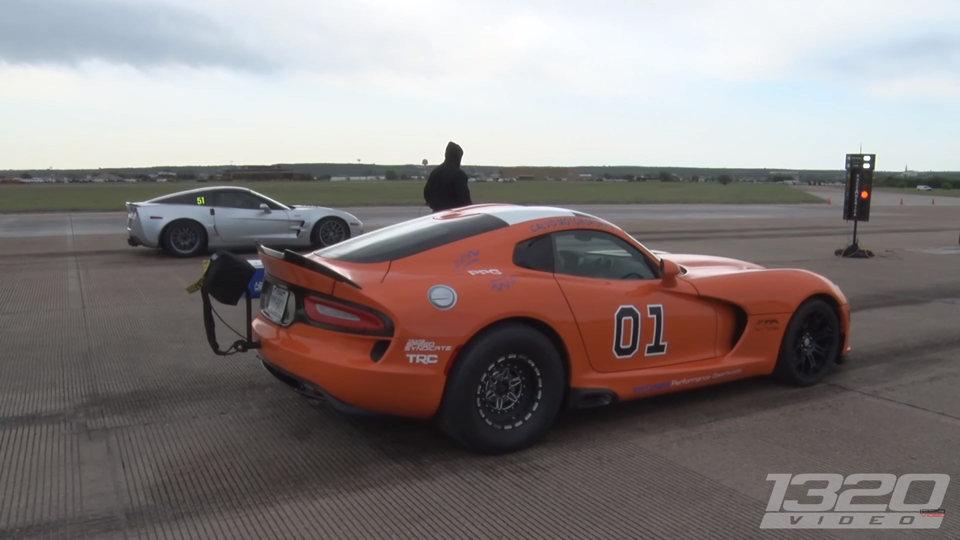 Watch A 2,600-HP Dodge Viper Destroy The Half Mile: Video
