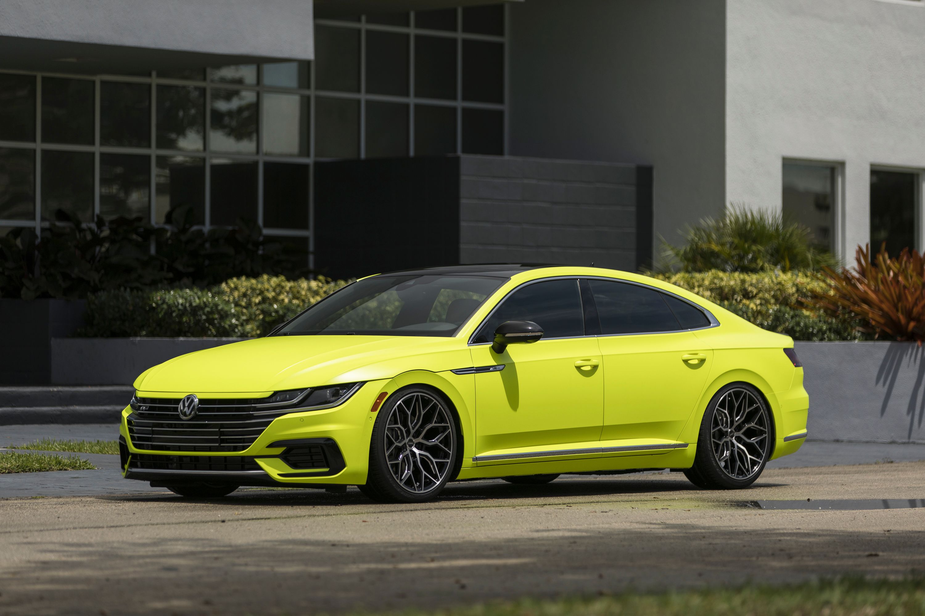 2018 Volkswagen Arteon R-Line Highlight Concept