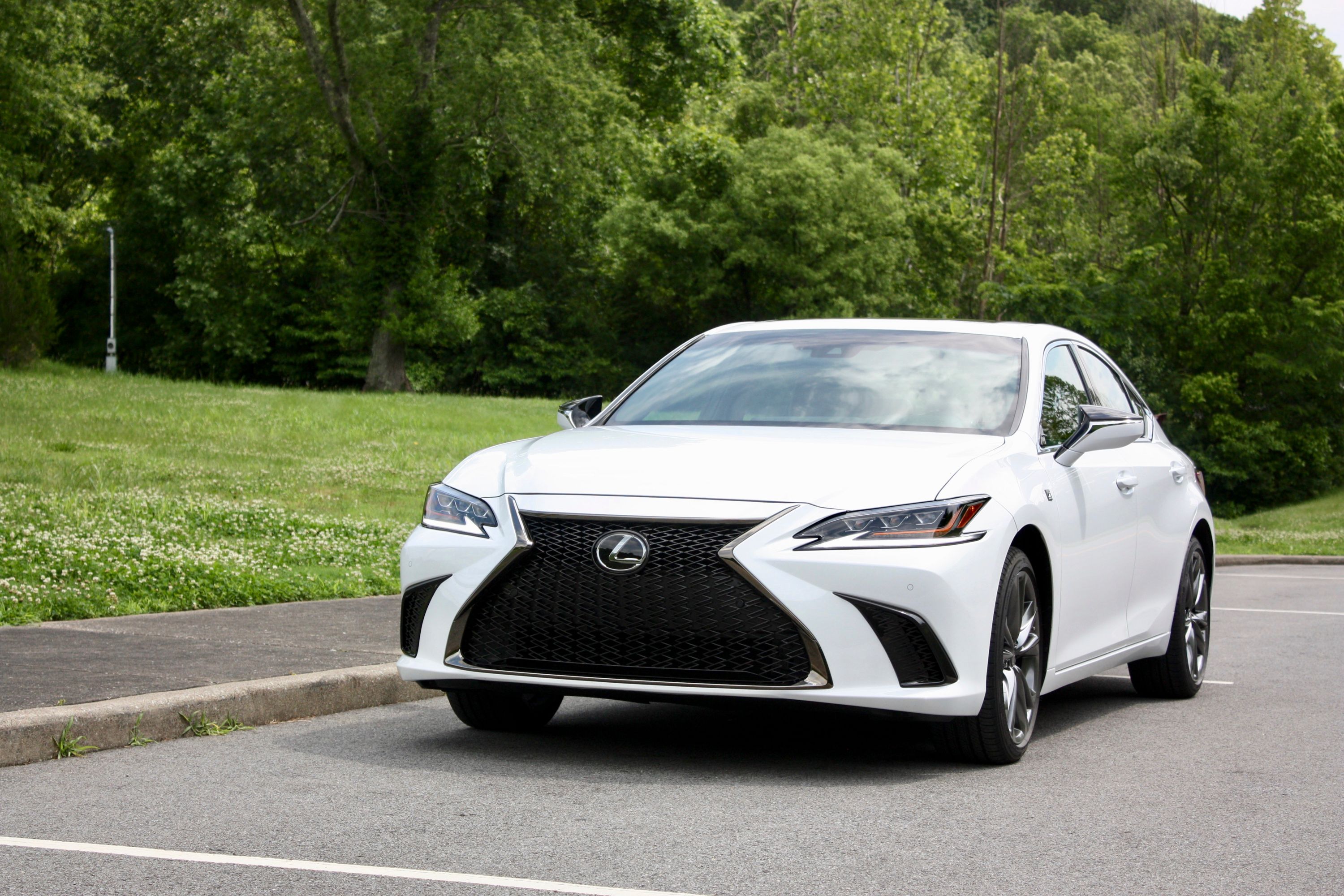 The 2019 Lexus ES Interior Is Excellent