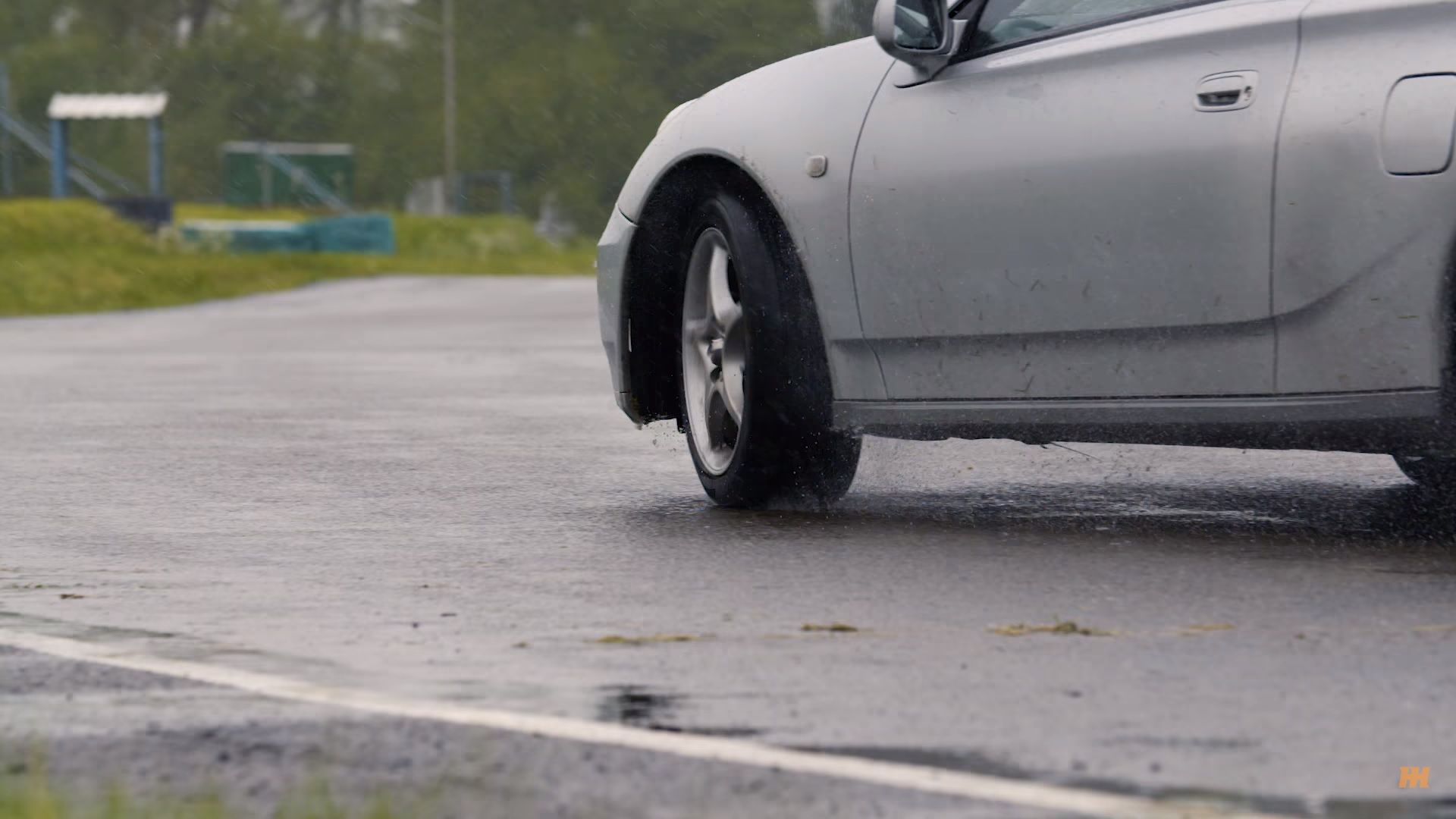 Video: Car Throttle Explains Understeer and Oversteer