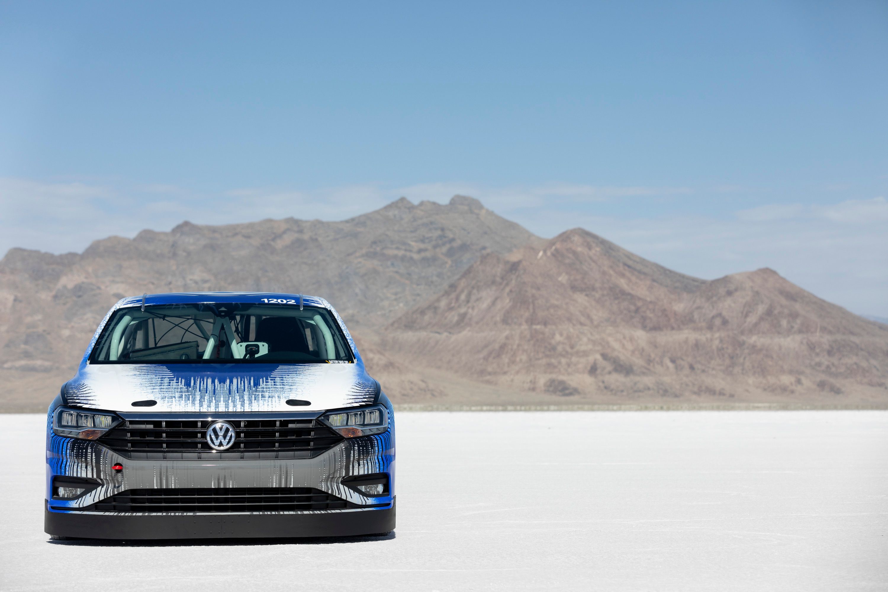 The 2019 Volkswagen Jetta Earns a Land Speed Record at the Bonneville ...
