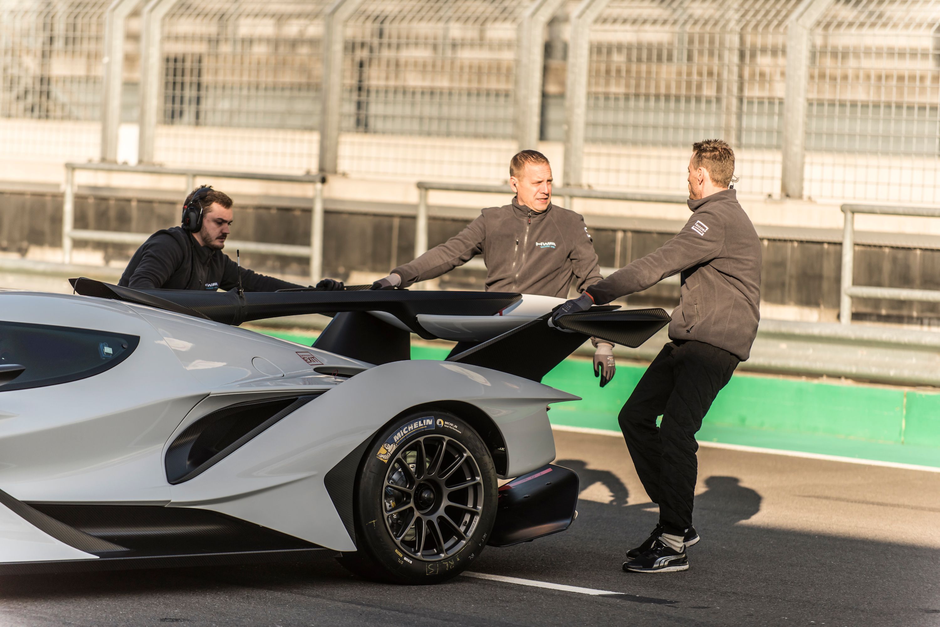 2019 Apollo IE Looks Amazing During Test Session