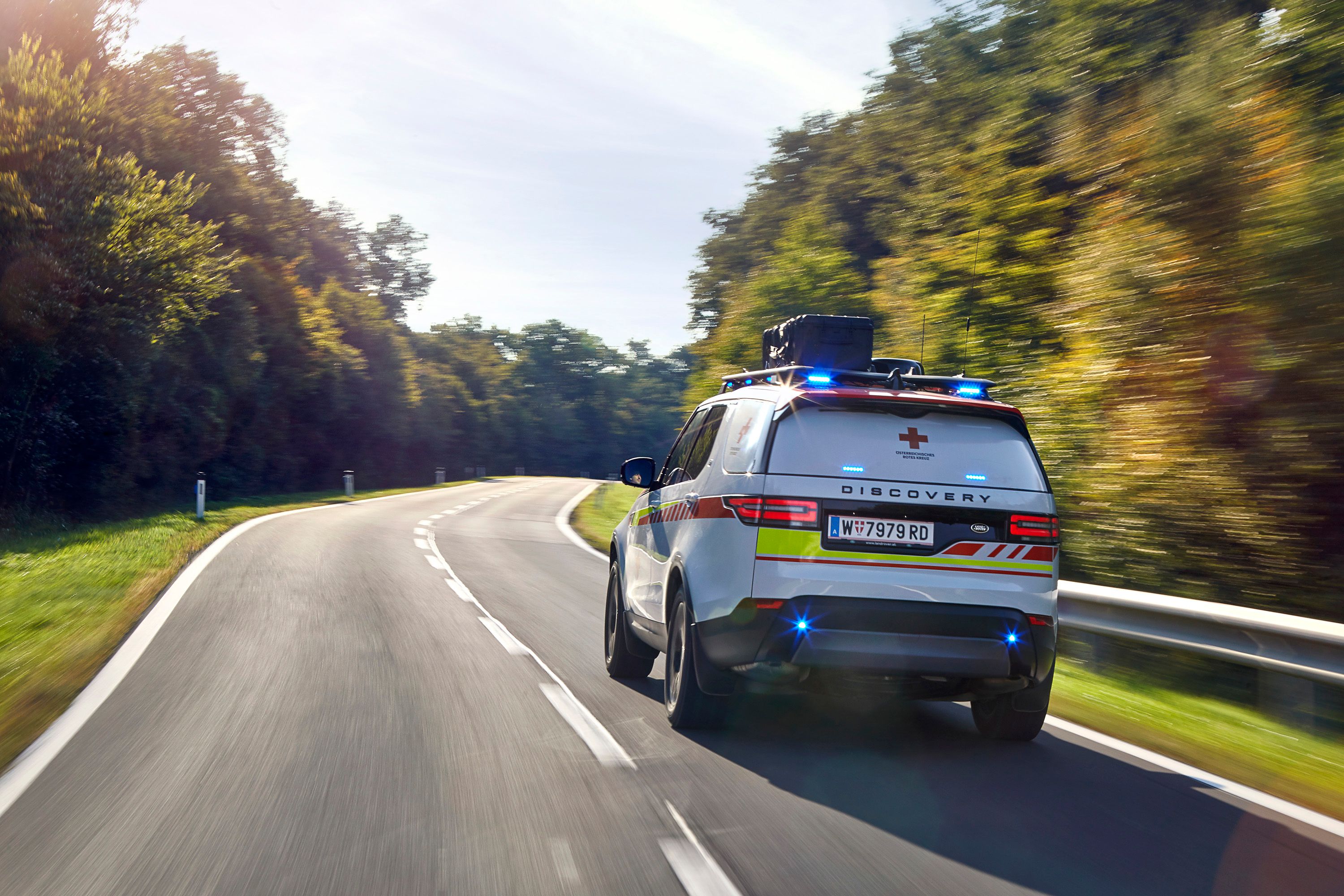 2018 Land Rover Red Cross Discovery Emergency Response Vehicle