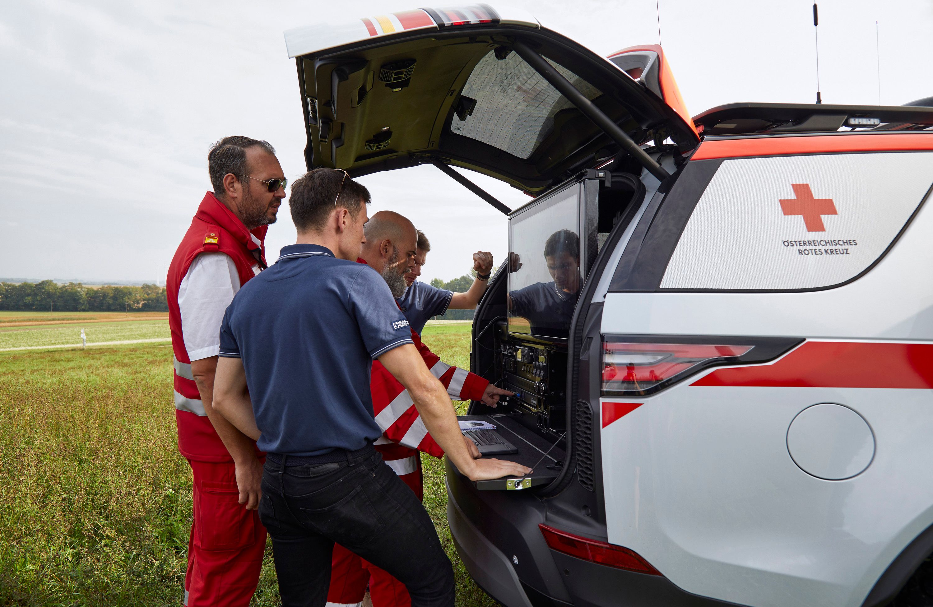 2018 Land Rover Red Cross Discovery Emergency Response Vehicle