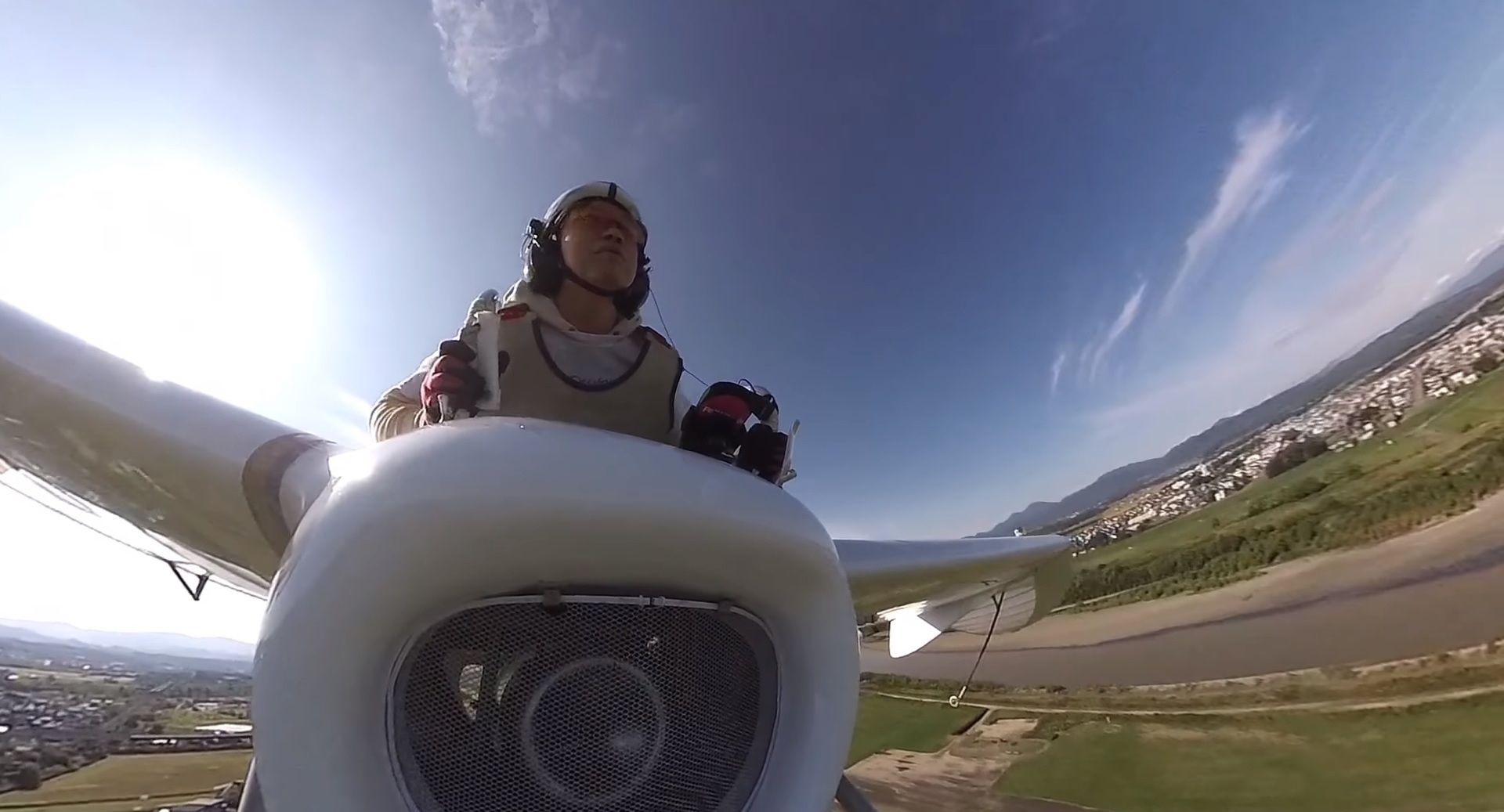 Opensky's M-02J Jet-Powered Glider is the Coolest Thing You'll See this ...
