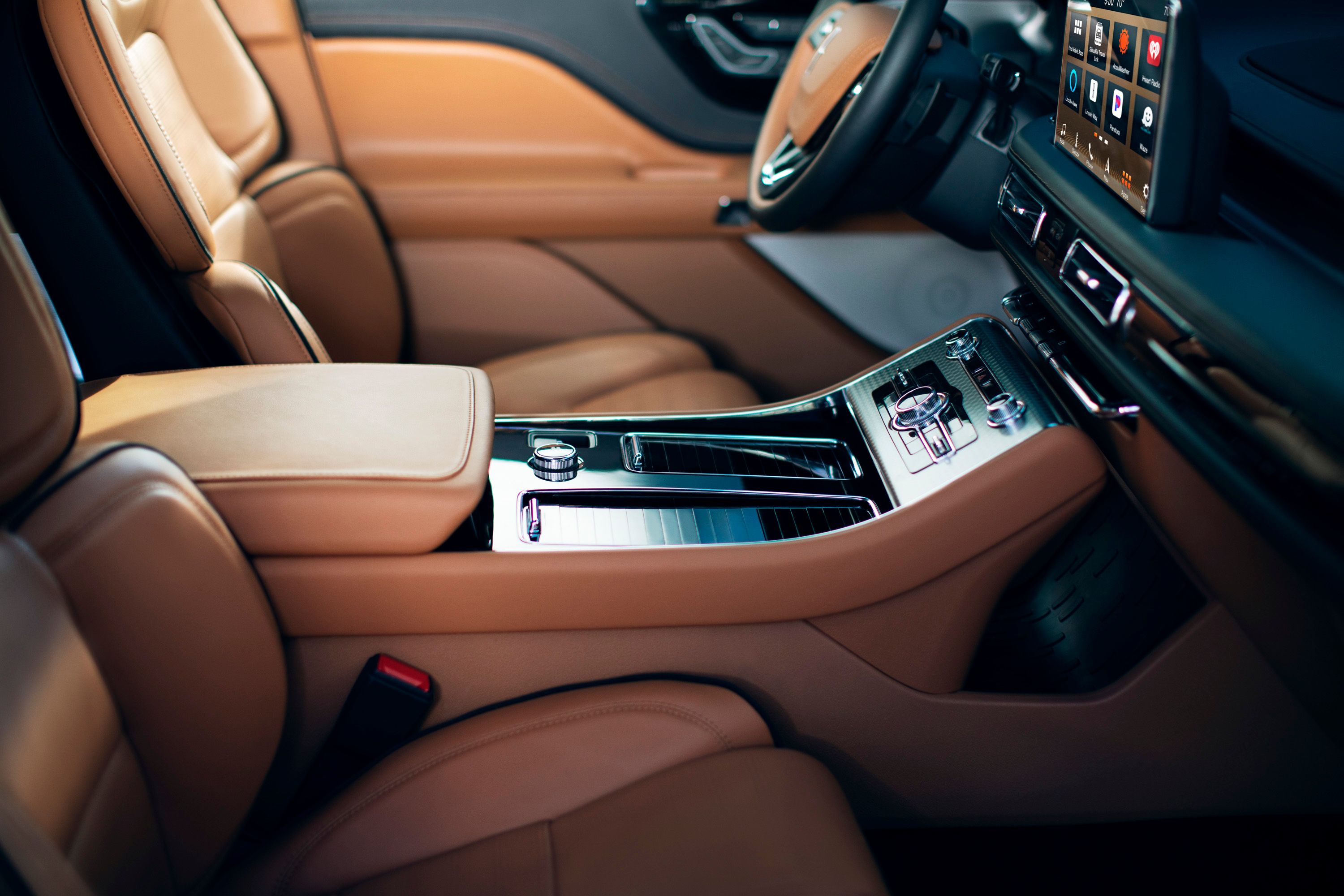 The New Lincoln Aviator Offers Third-Row Seating, Advanced Technology