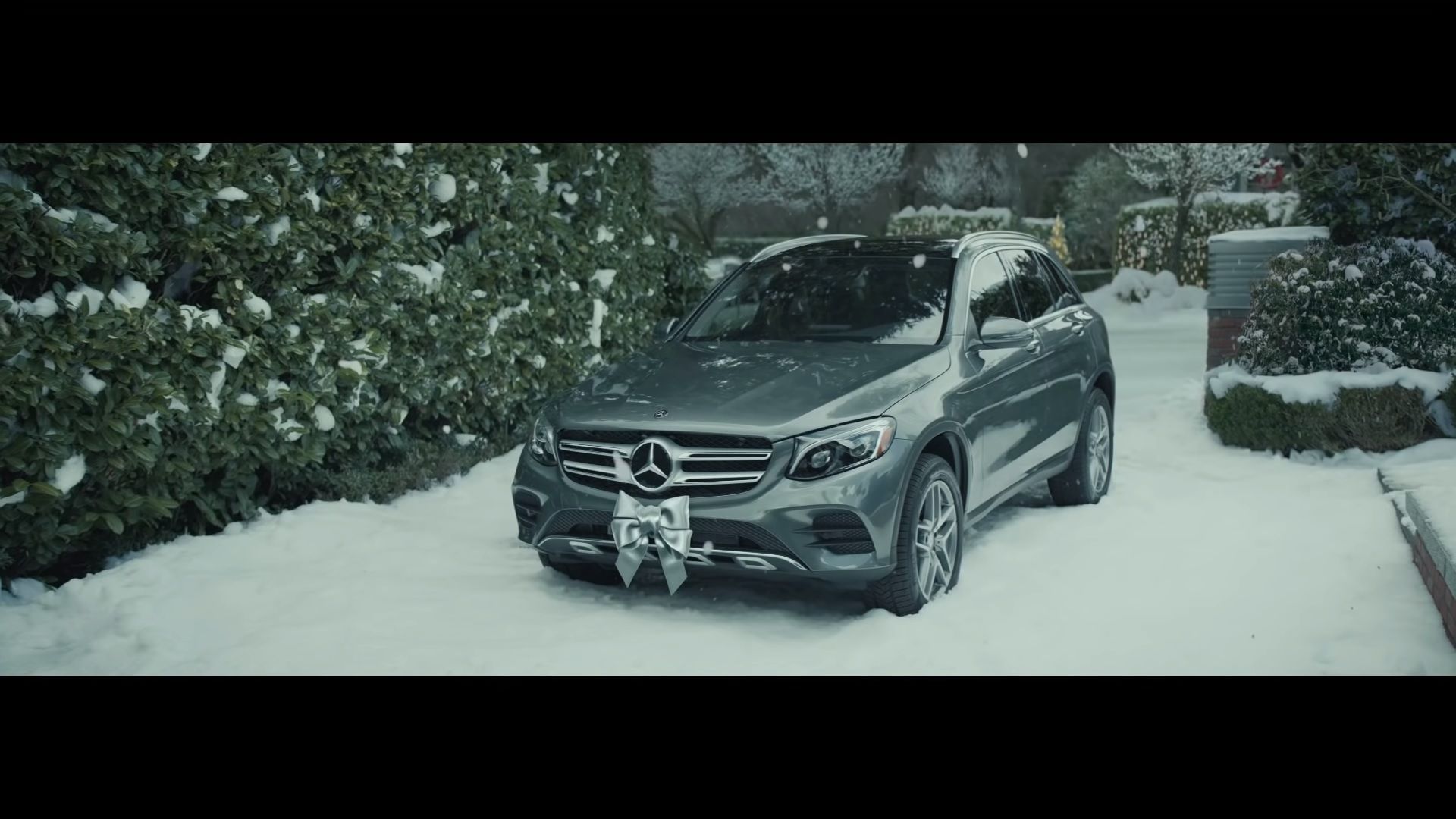 Can New Mercedes-Benz Commercial With Santa Make You Lease An SUV Or A ...