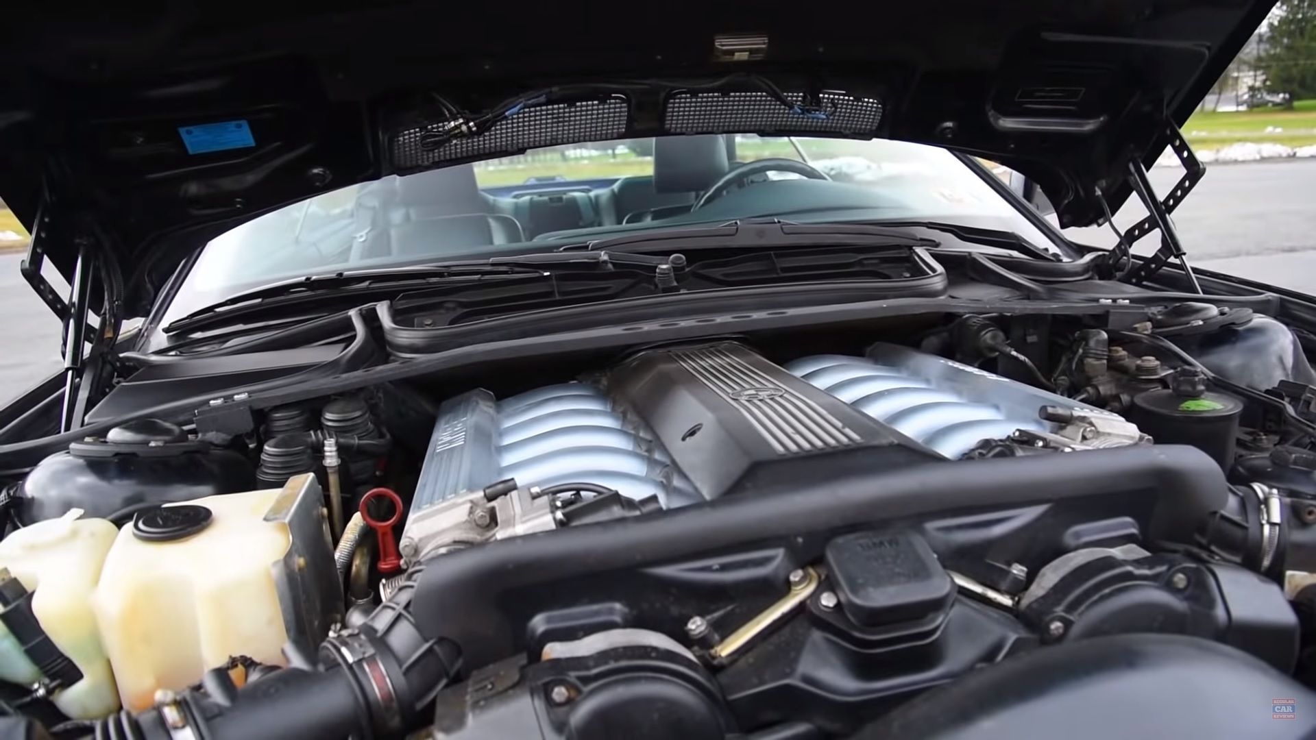 Look Back at the Classic , 1990 - 1999 BMW 850i V-12