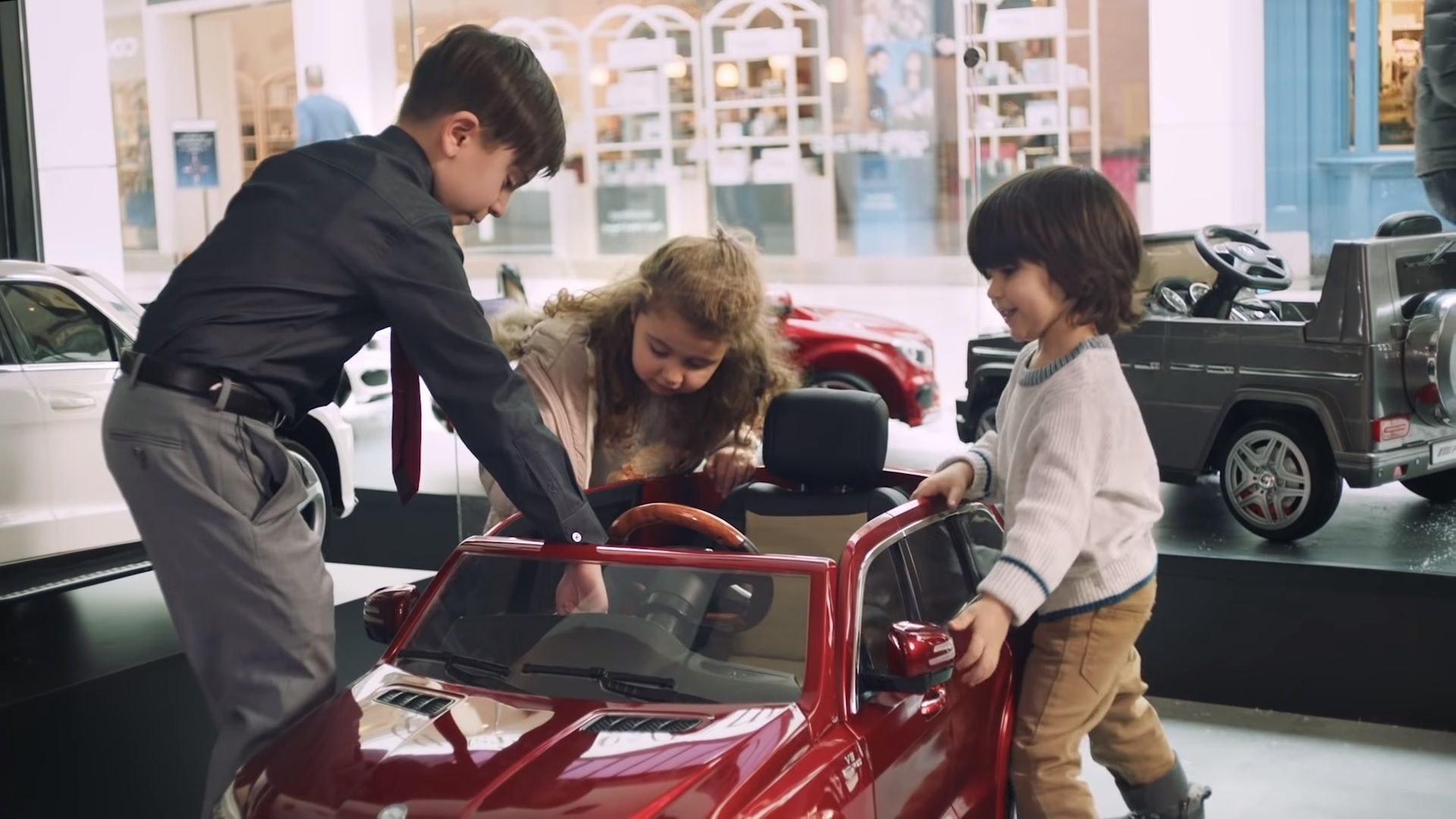 Mercedes-Benz Creates Lil' Dealership for Kids and It's the Cutest ...