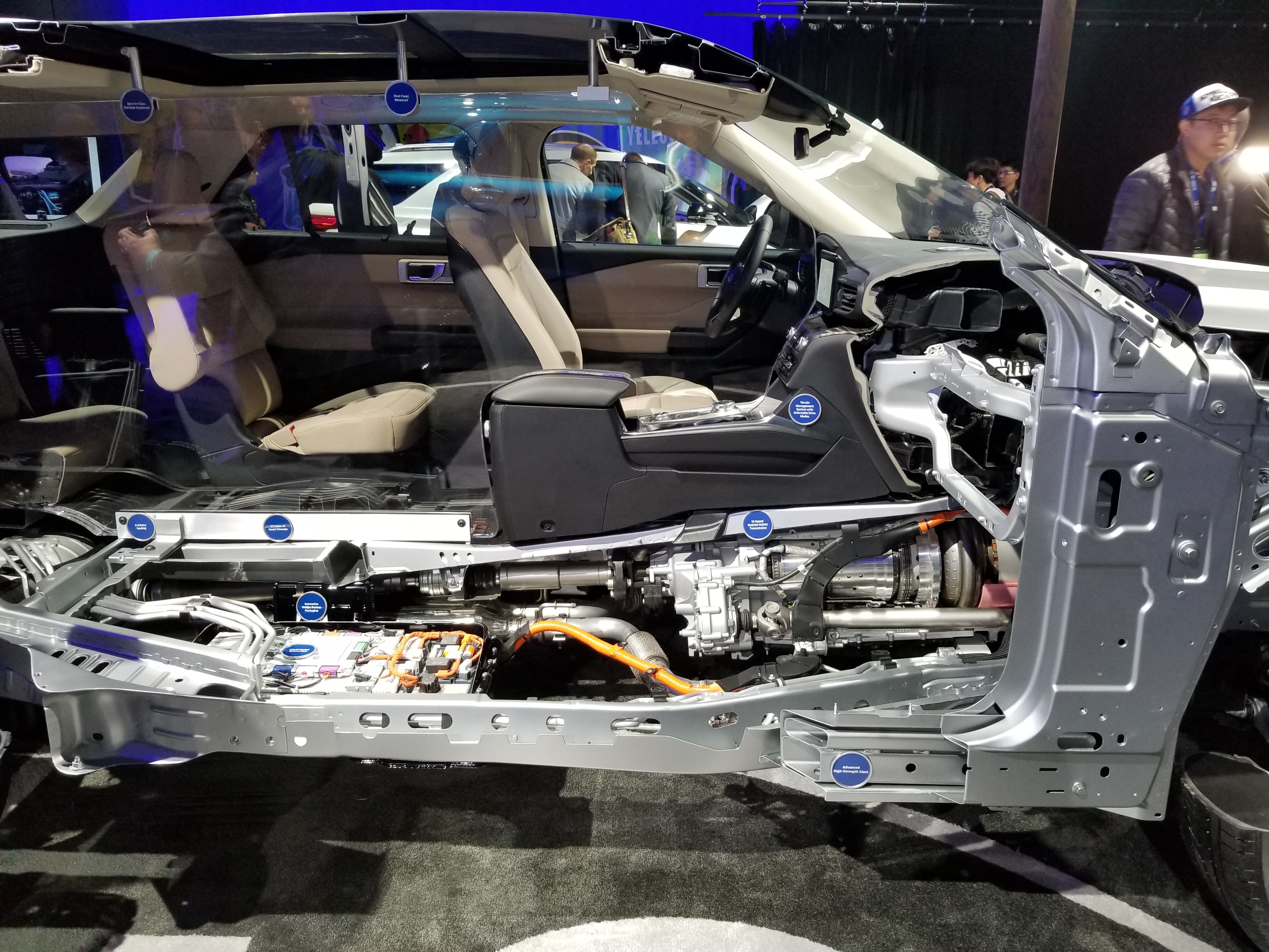 The 2020 Ford Explorer Hybrid Features a Weird Drivetrain Layout
