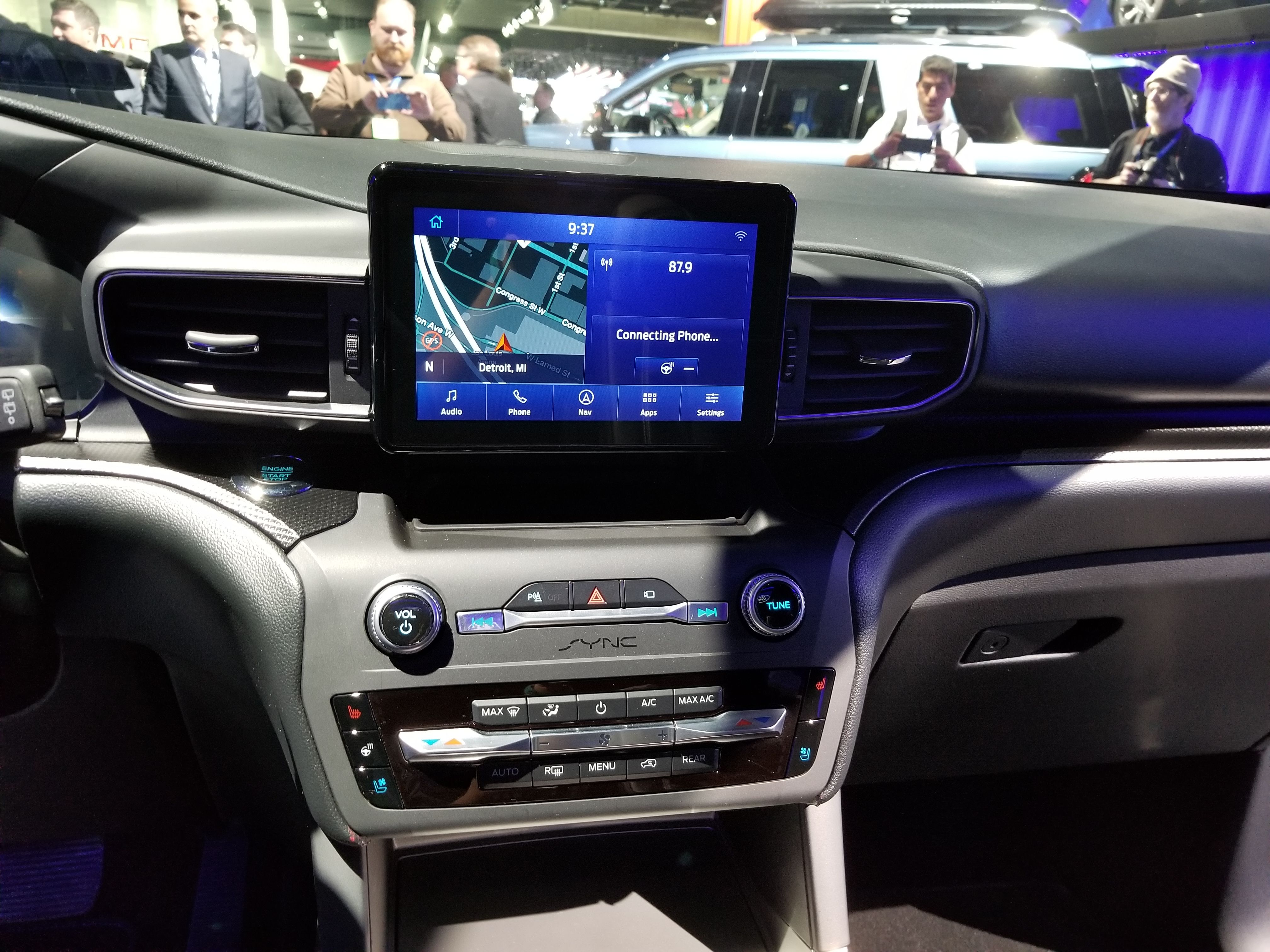 The 2020 Ford Explorer Hybrid Features a Weird Drivetrain Layout