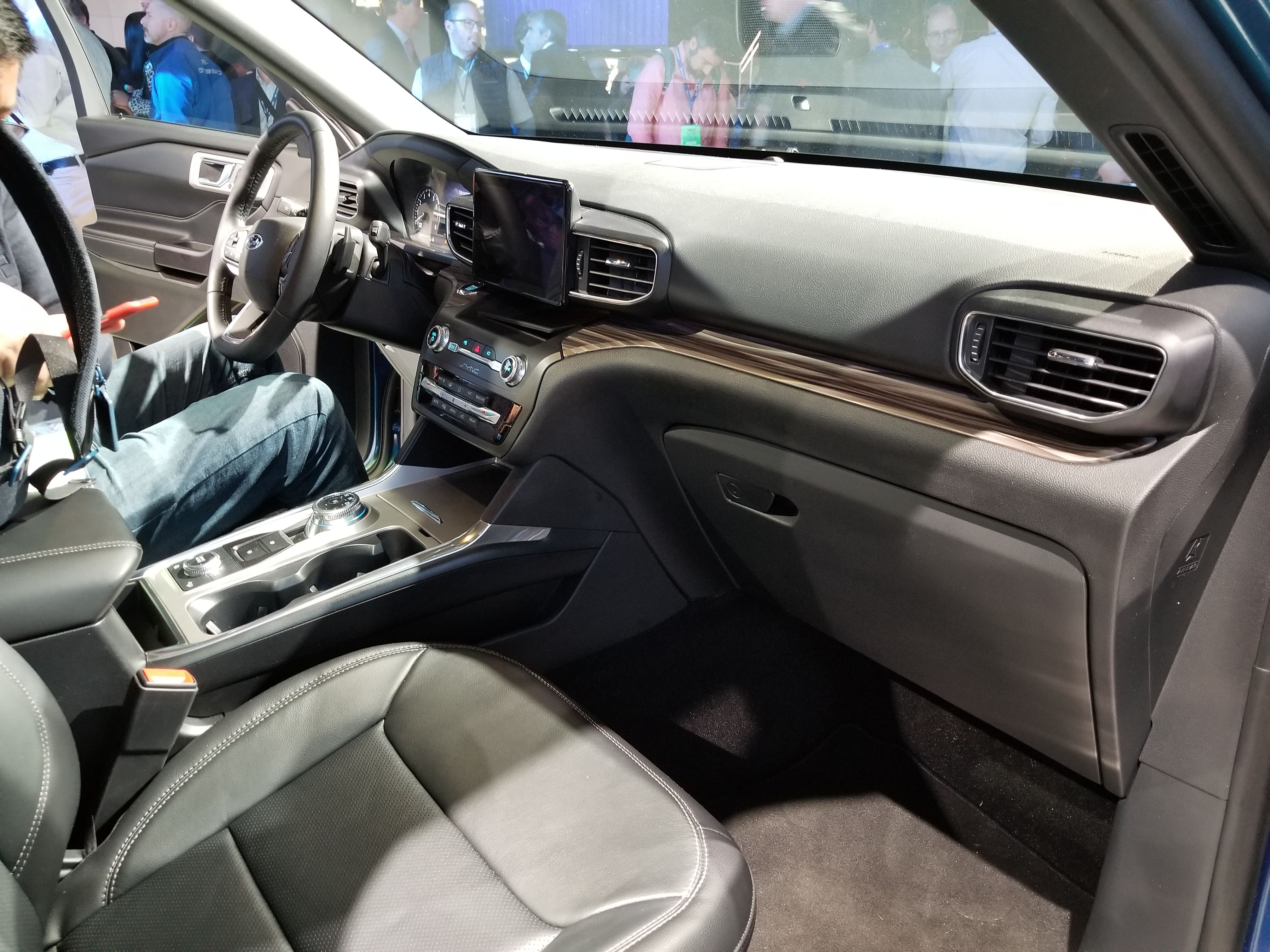 The 2020 Ford Explorer Hybrid Features a Weird Drivetrain Layout